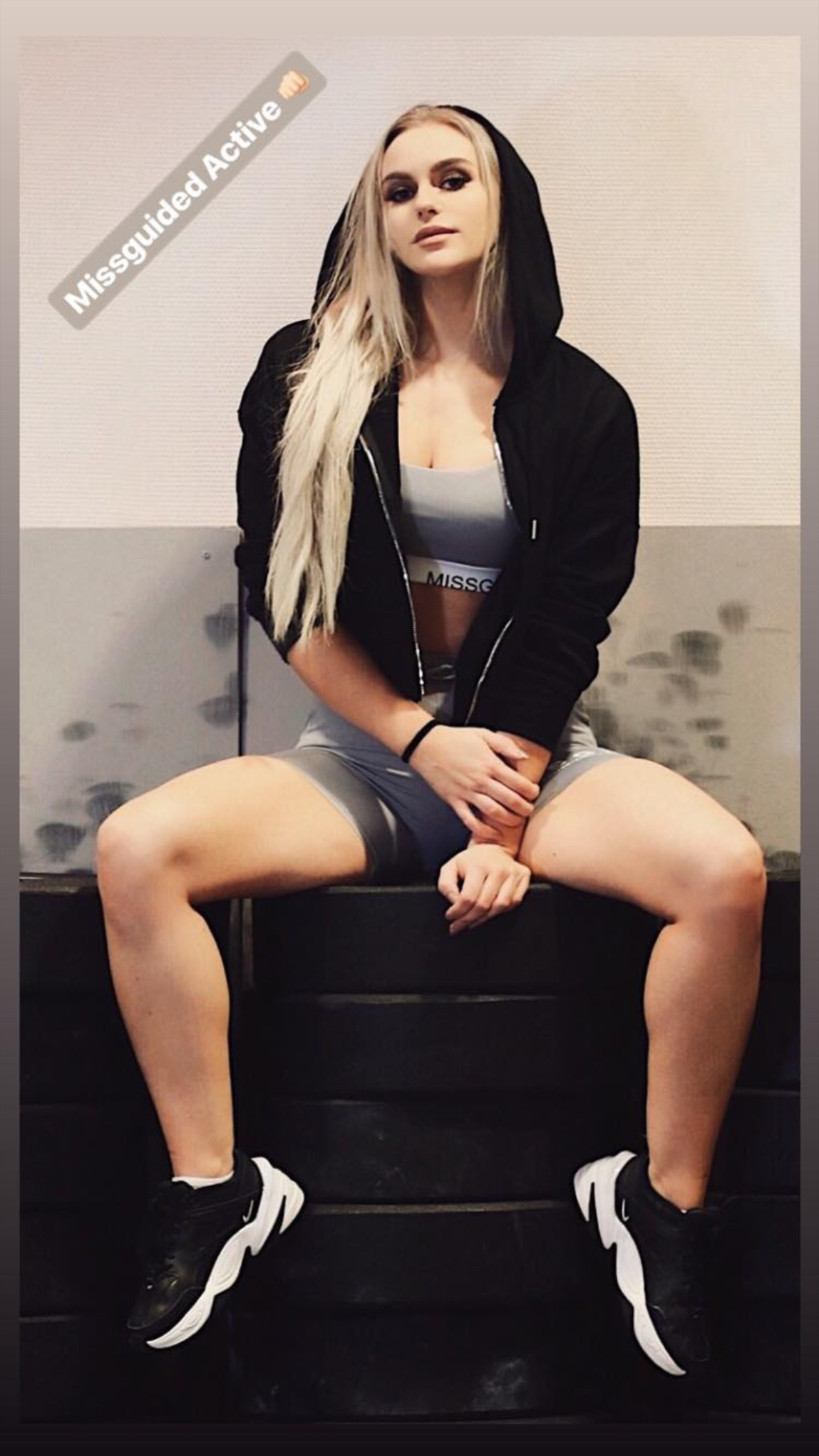 Nice Pose | Scrolller