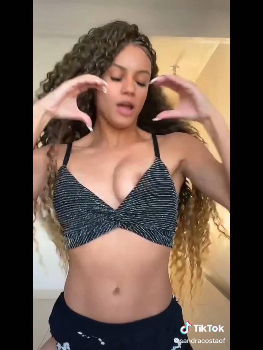 Nip slip | Scrolller