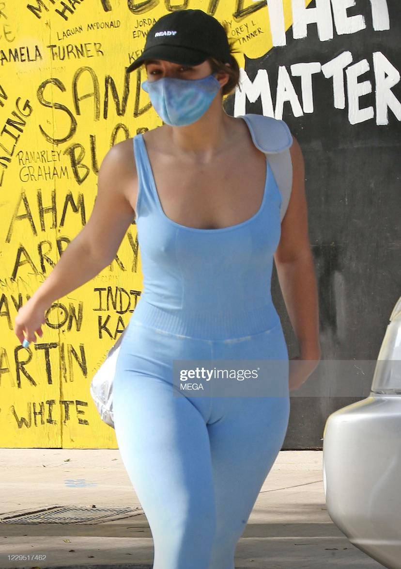Nips And Cameltoe 🥵 Scrolller
