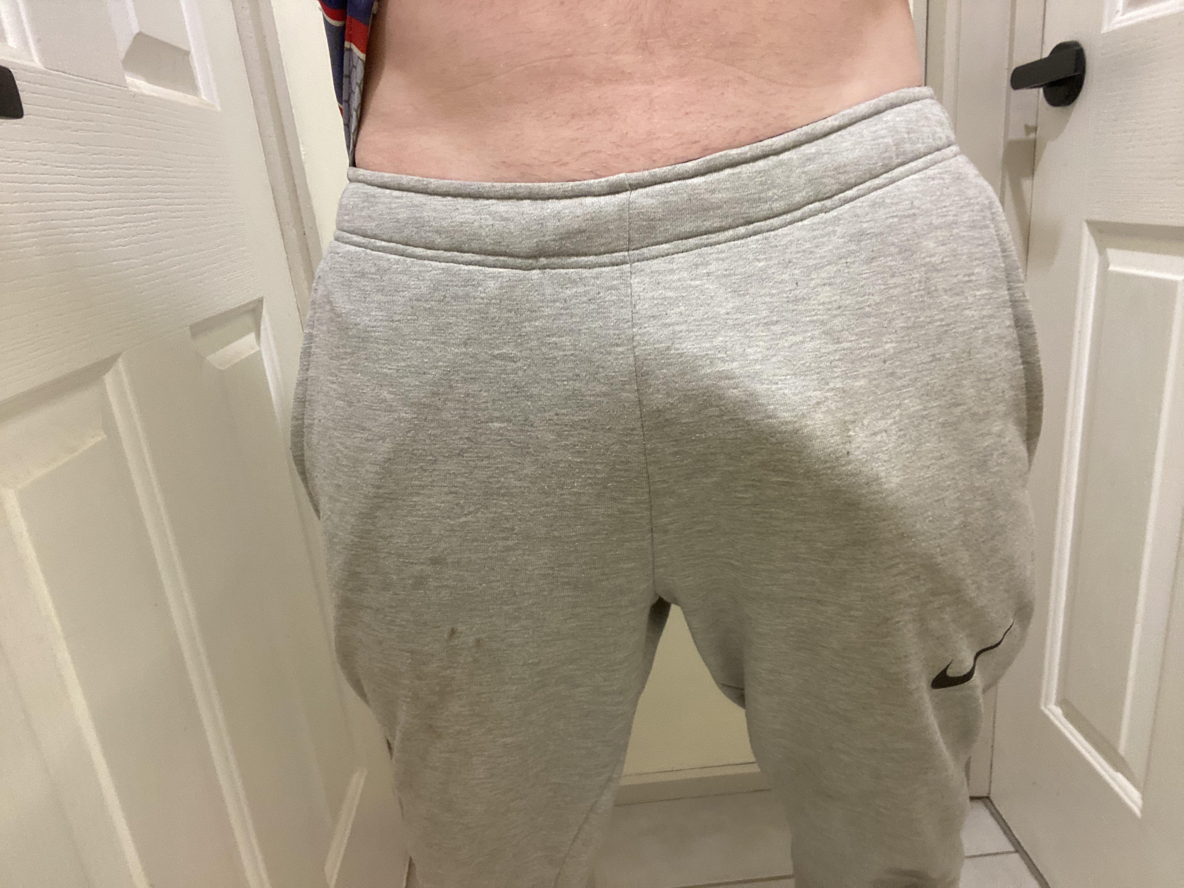 No better feeling than free balling in trackies 👌🏼 | Scrolller