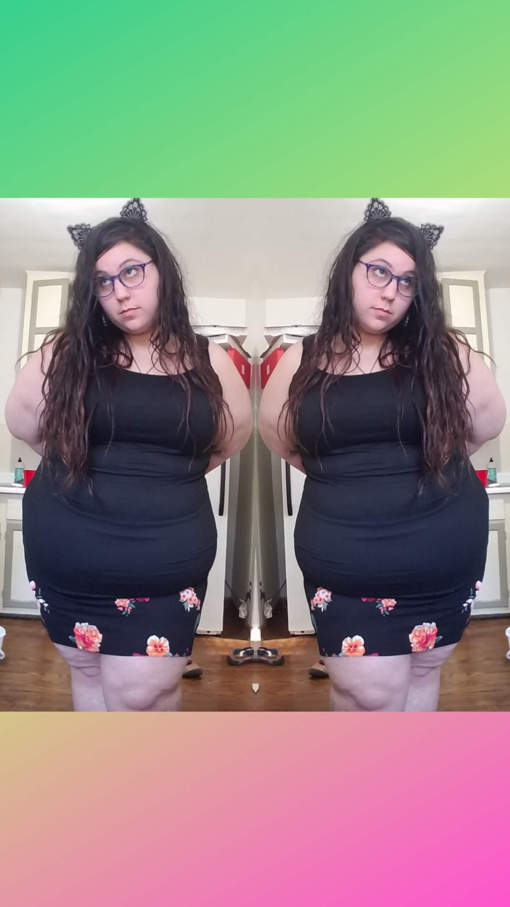 No makeup and still this beautiful. You know you wanna worship this goddess!😘 | Scrolller