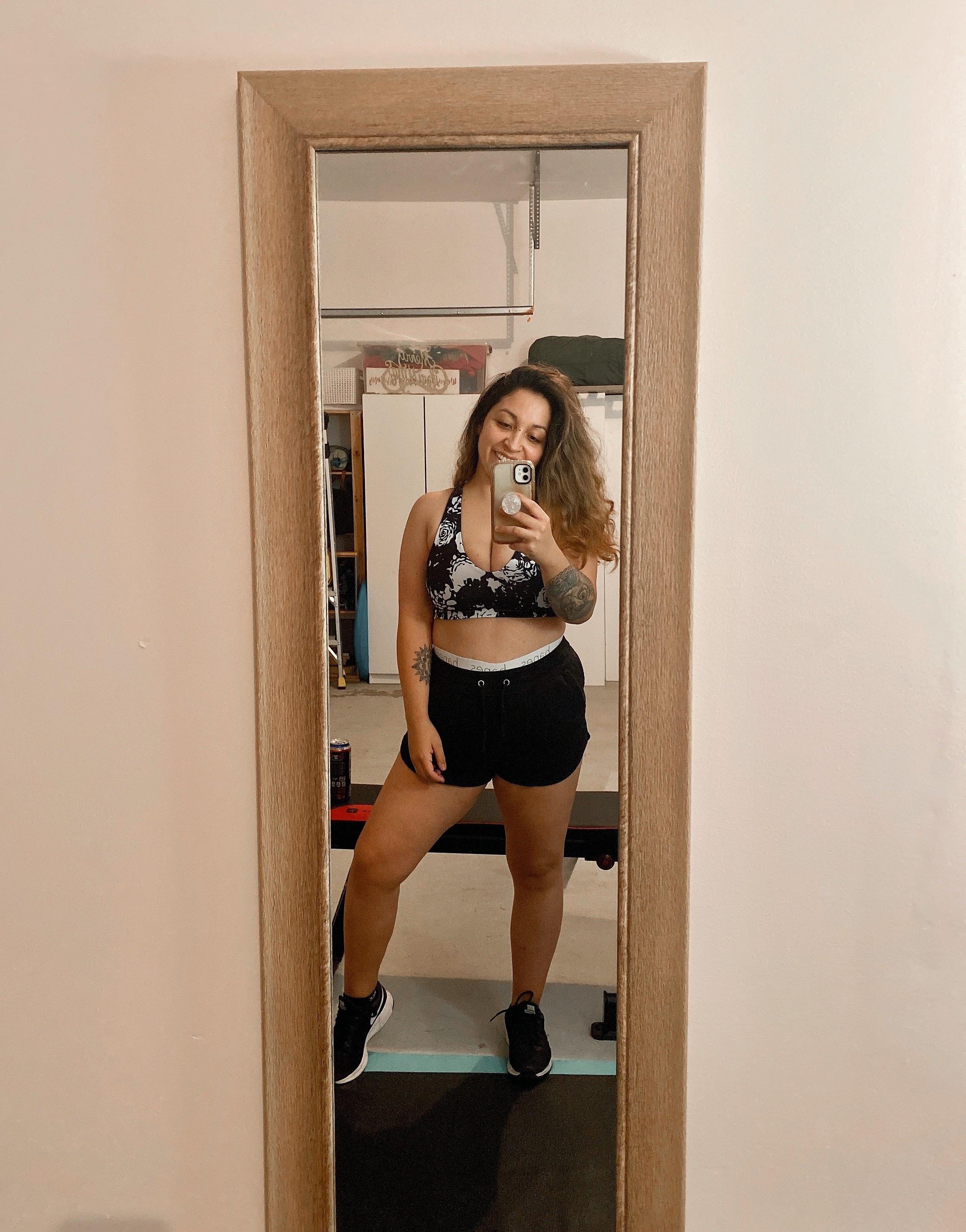 No makeup, sweaty workout selfie 🙃 | Scrolller