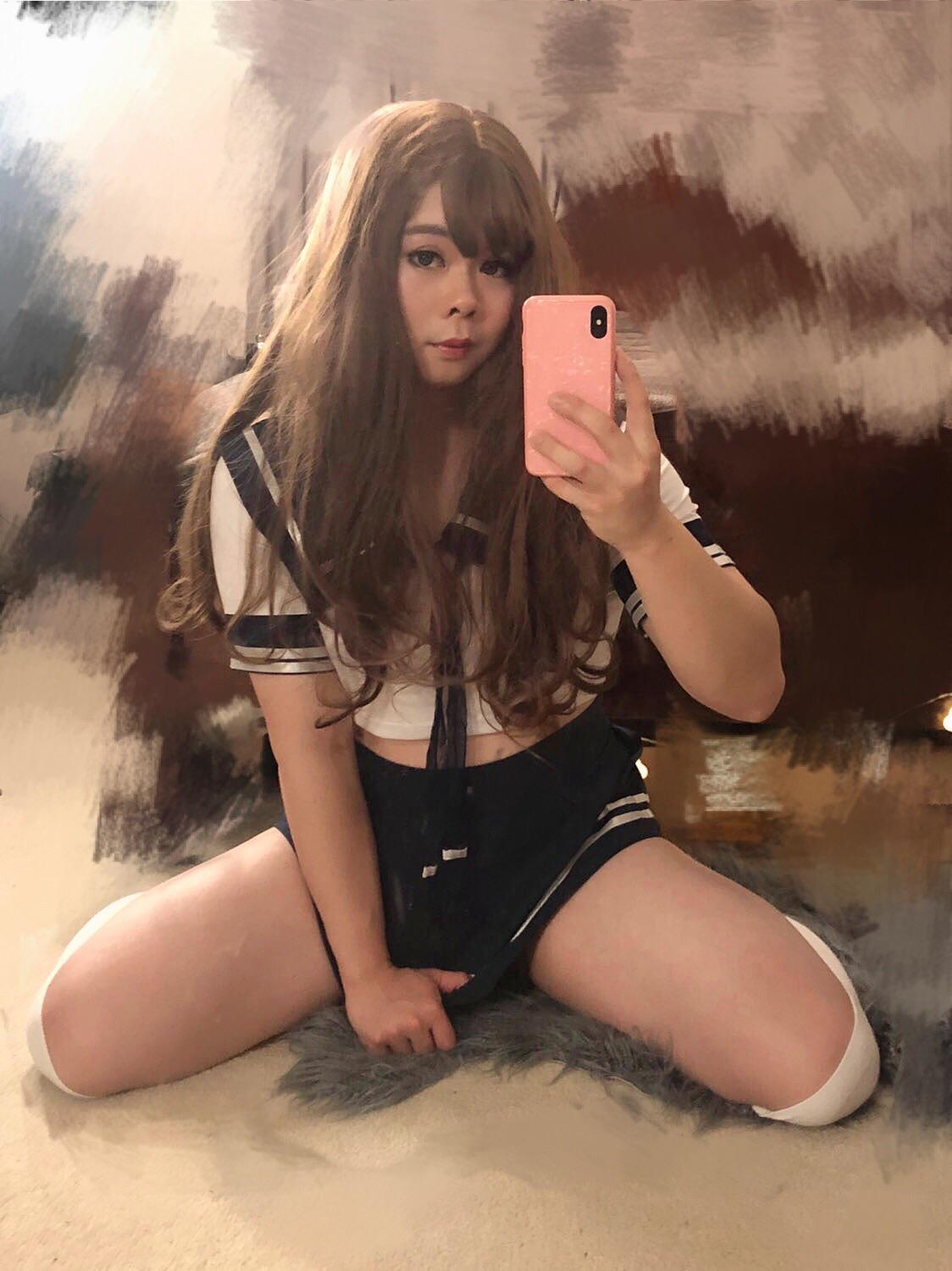 No peeking 🙈 | Scrolller