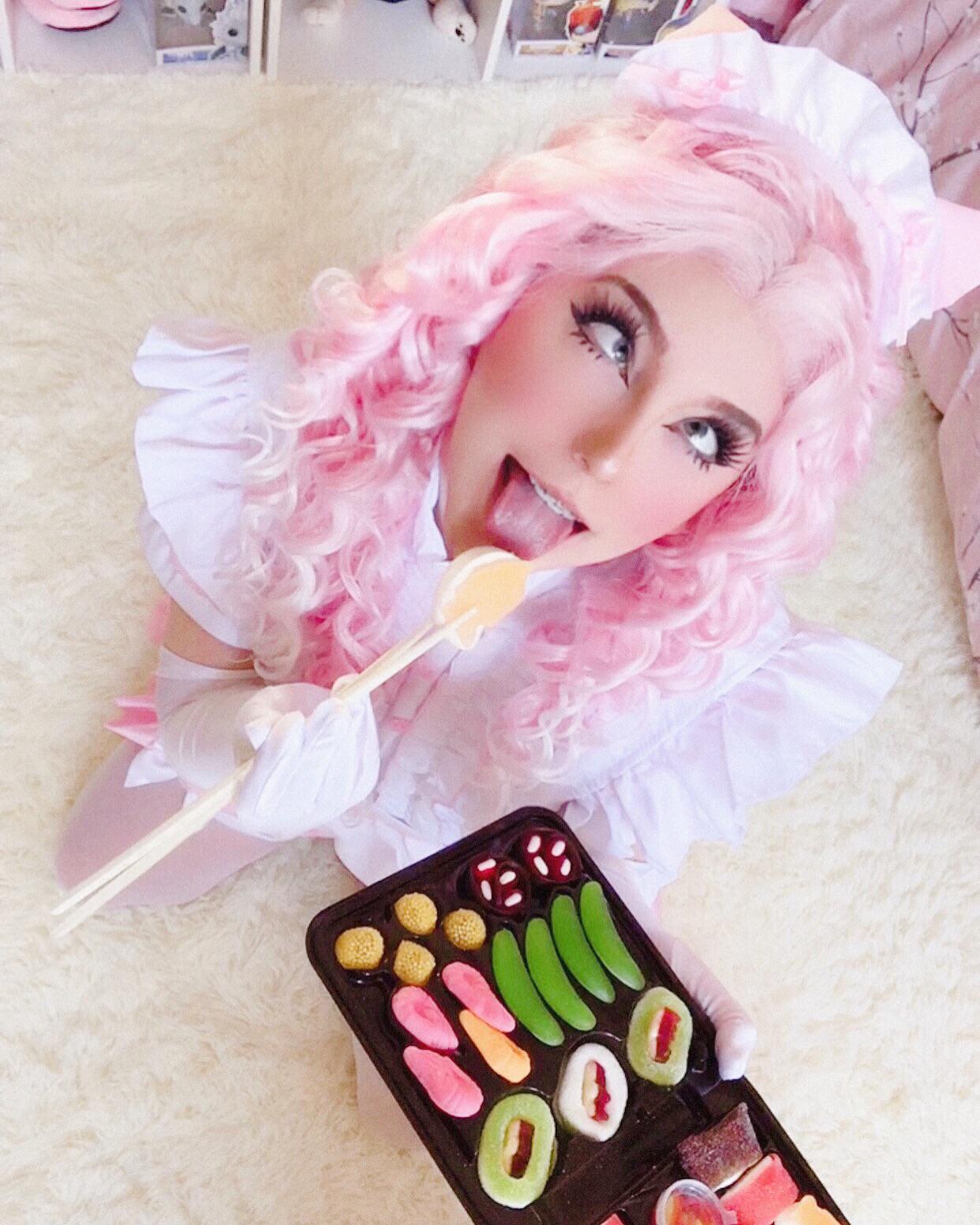 Nom 🍣 | Scrolller