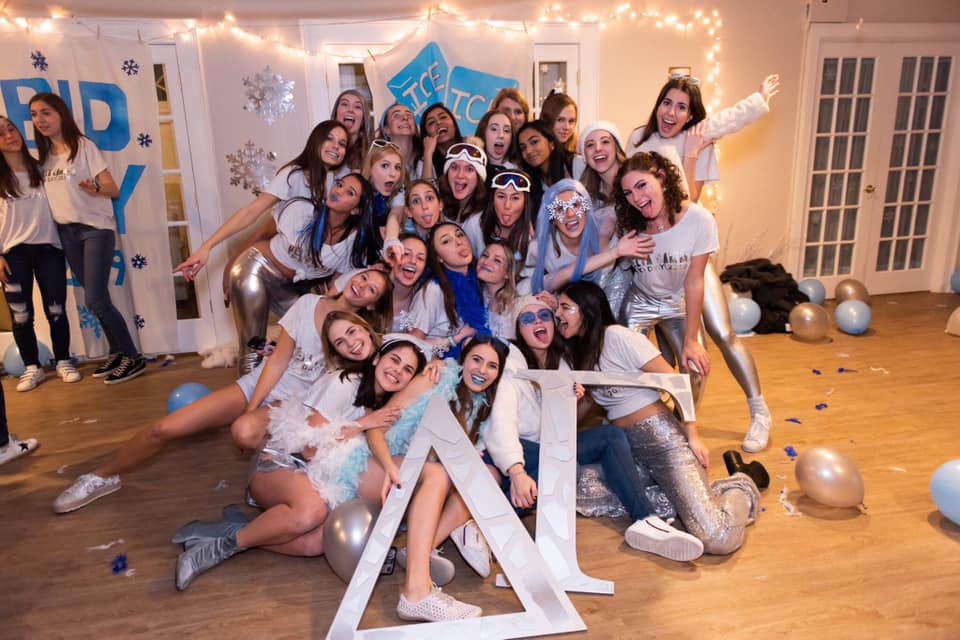 Northwestern Delta Gamma | Scrolller