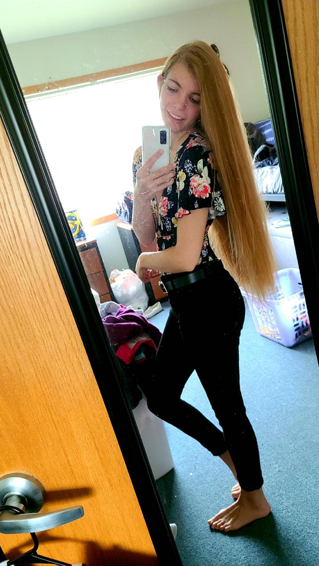 Not sure what to put here [20F] | Scrolller