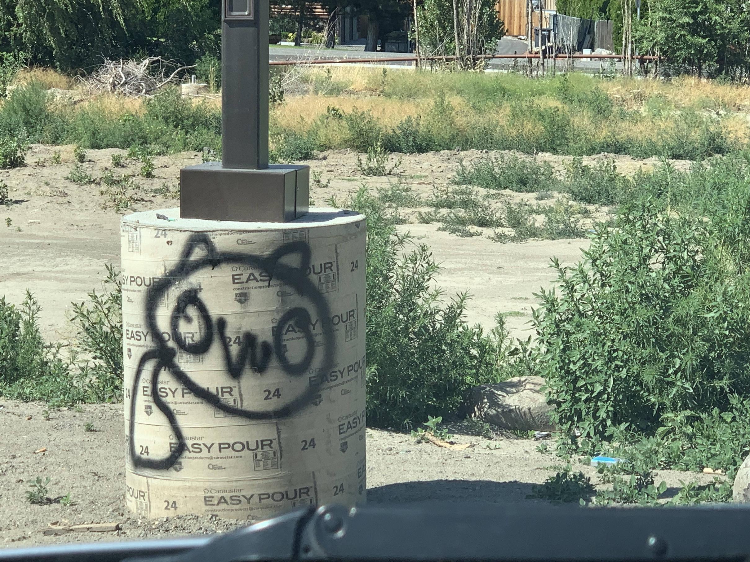 *notices your light pole* | Scrolller