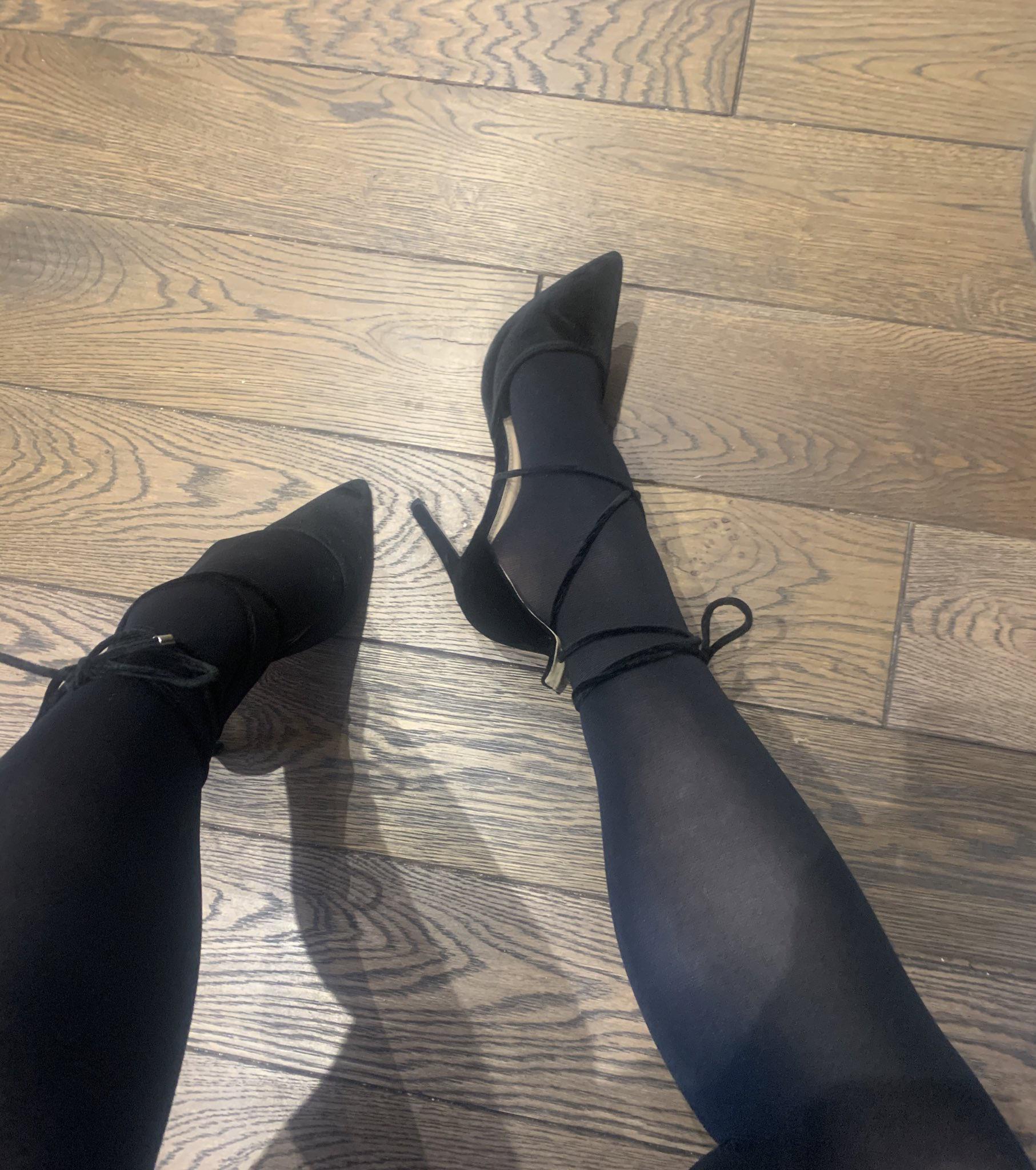 I love a heel + nylon combo | Scrolller