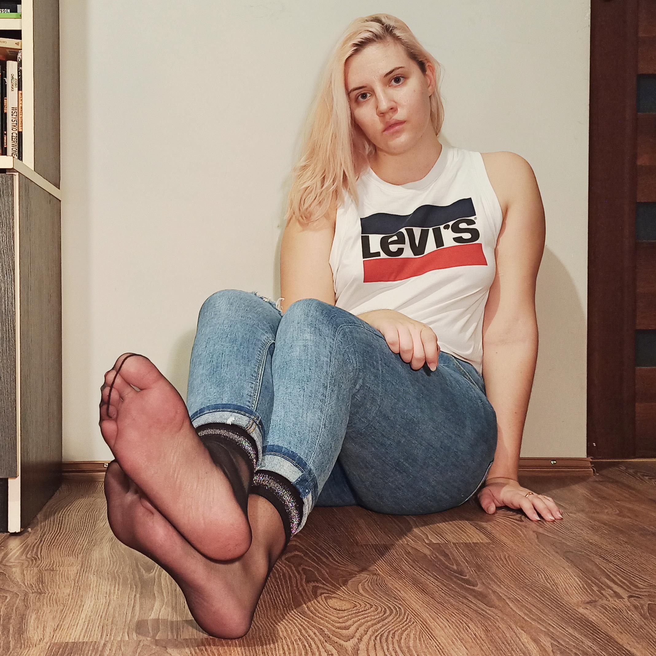 Amazingly thin, aren't they? 😏 | Scrolller