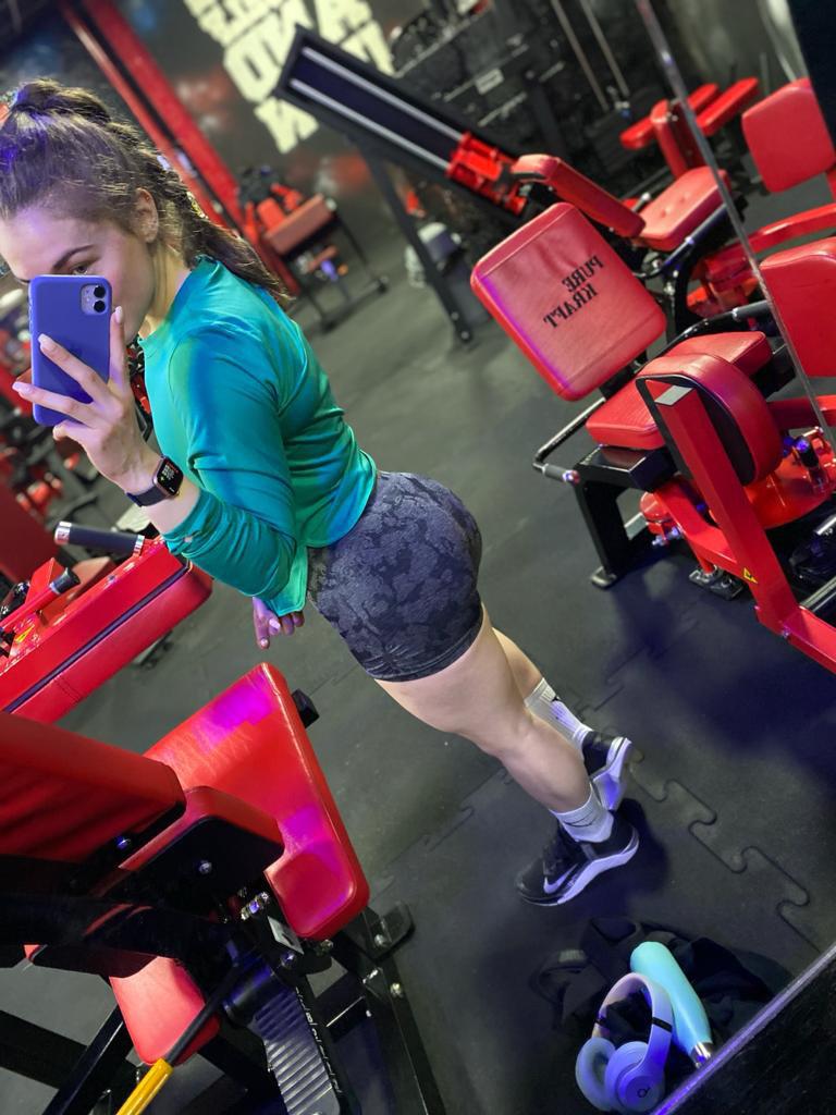 Someone Bend Me Over And Eat My Booty 🍑😘 Scrolller