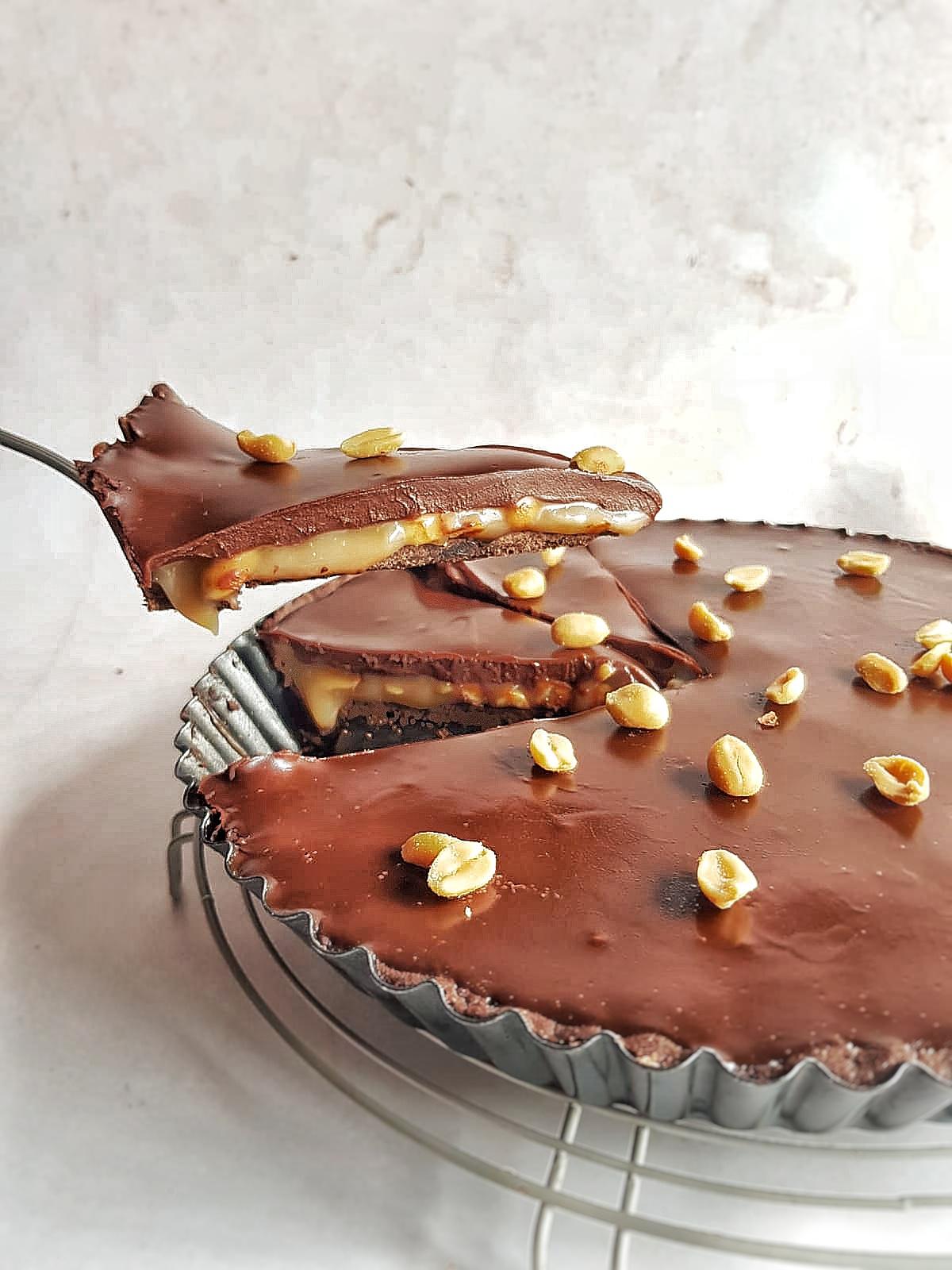 [OC] Chocolate caramel tart with peanuts [1200x1600] | Scrolller
