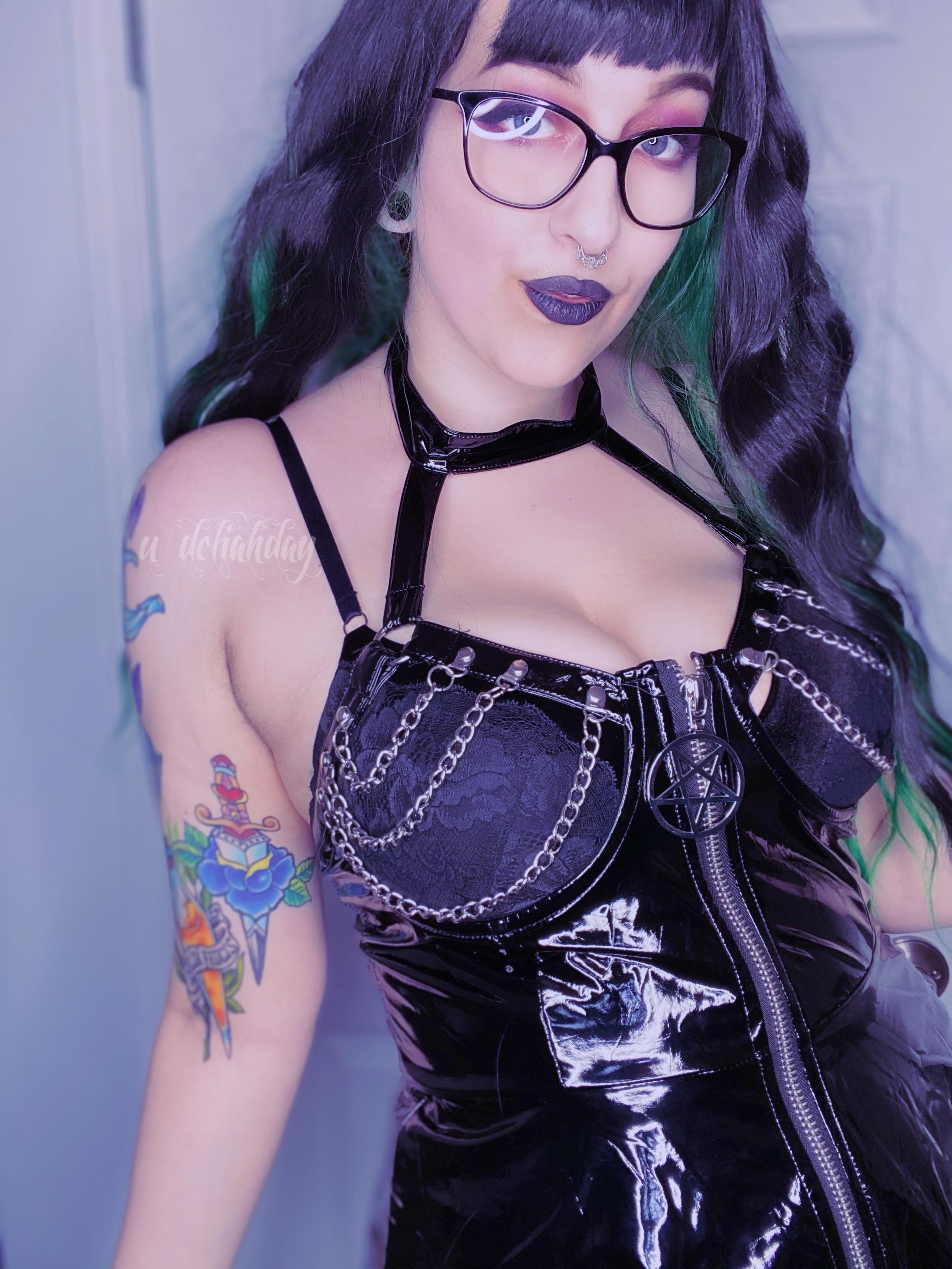 [OC] do you like my new dress?🖤 | Scrolller