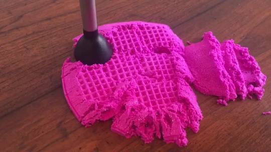 Oddly satisfying in reverse | Scrolller