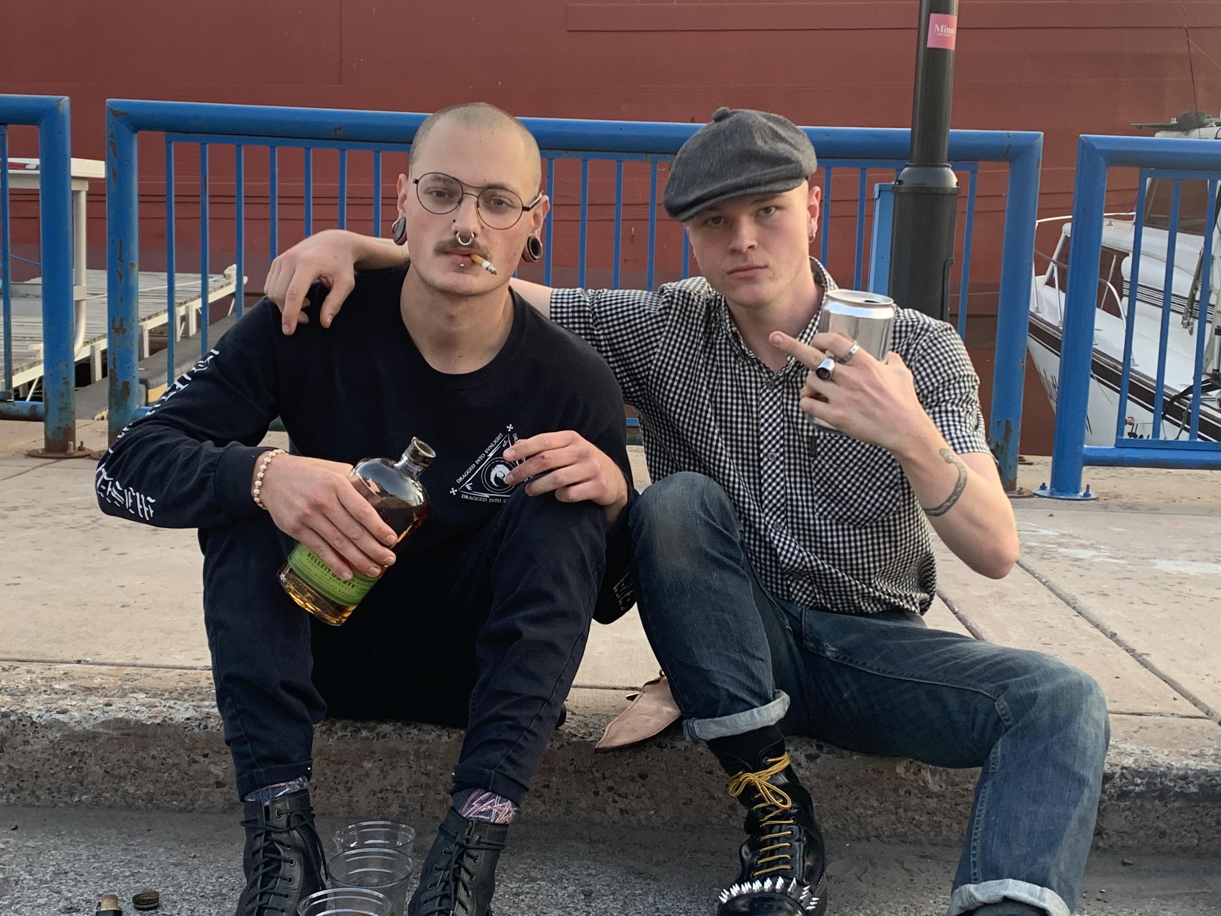 Oi⚒🖤 Scrolller