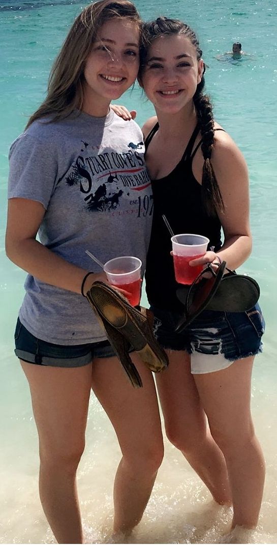 Older or younger sister? | Scrolller