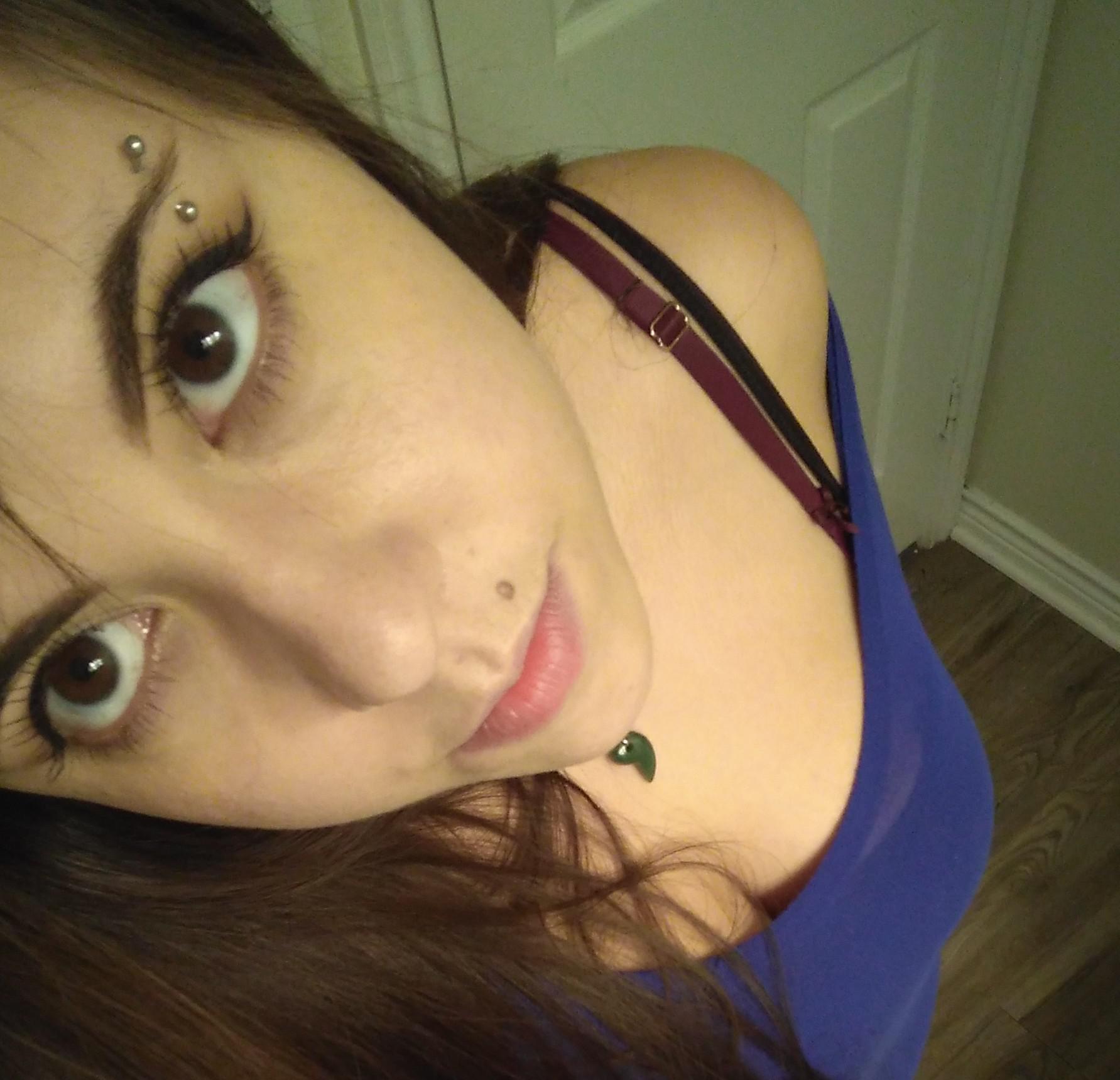 Oldschool myspace style photos with funky angles were fun. (28f) | Scrolller