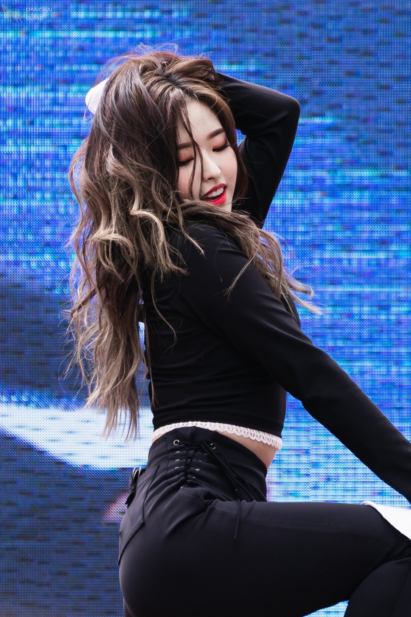 Olivia Hye Scrolller