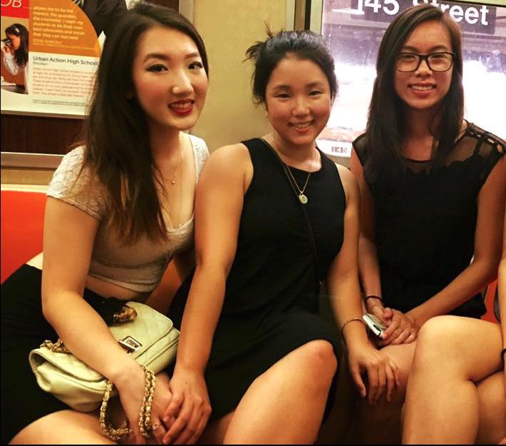 On the subway - Please explain your choices! | Scrolller