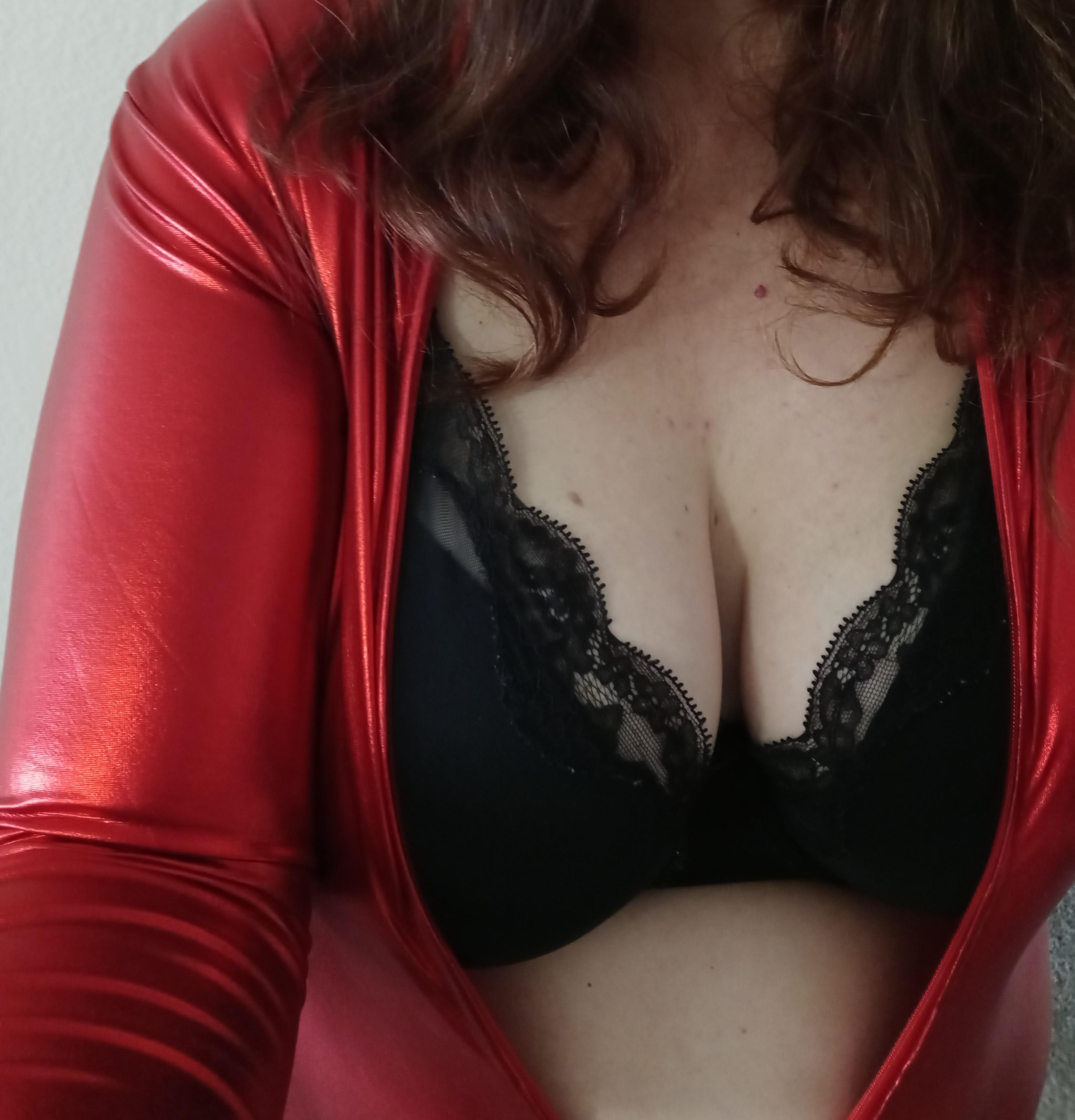 One of my hotwives...love being a bull | Scrolller