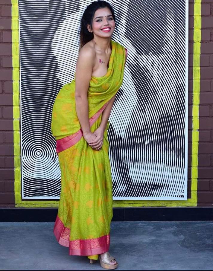 Only Saree Scrolller