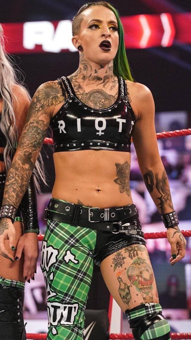 Open up more bigger, Ruby !!! | Scrolller