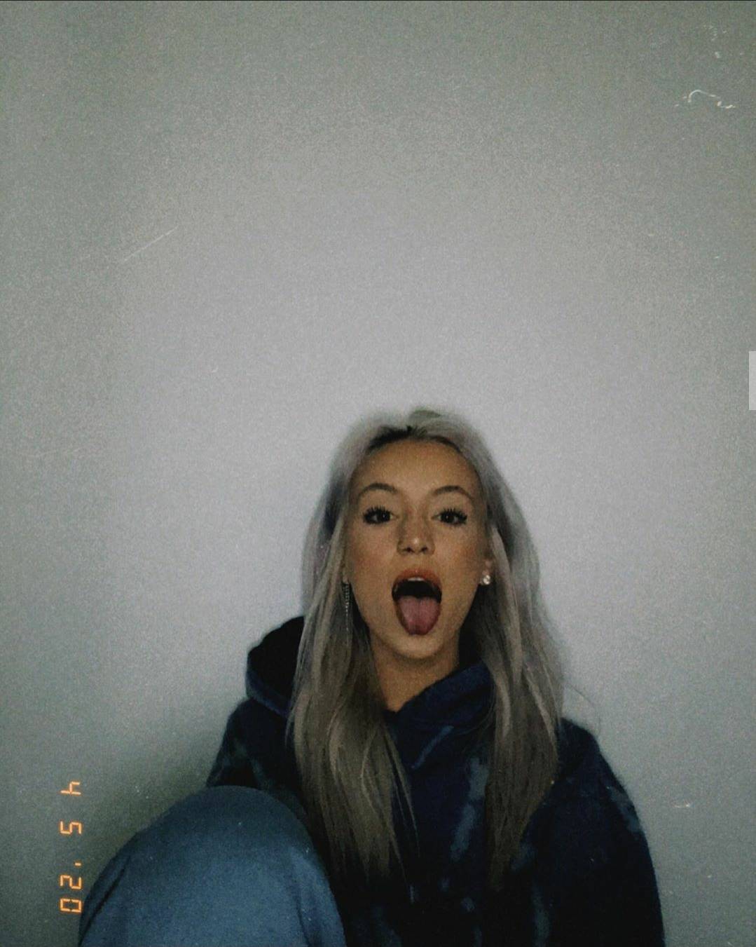 Open wide | Scrolller