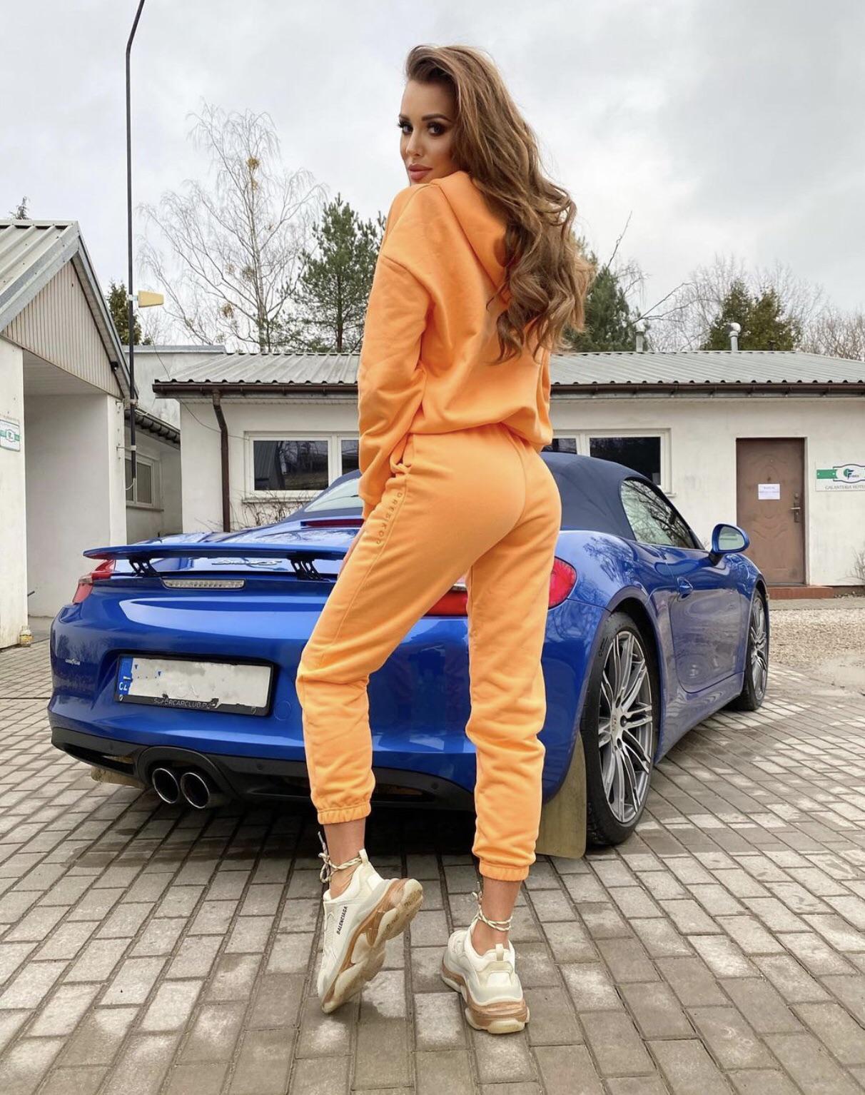 Orange 2 | Scrolller