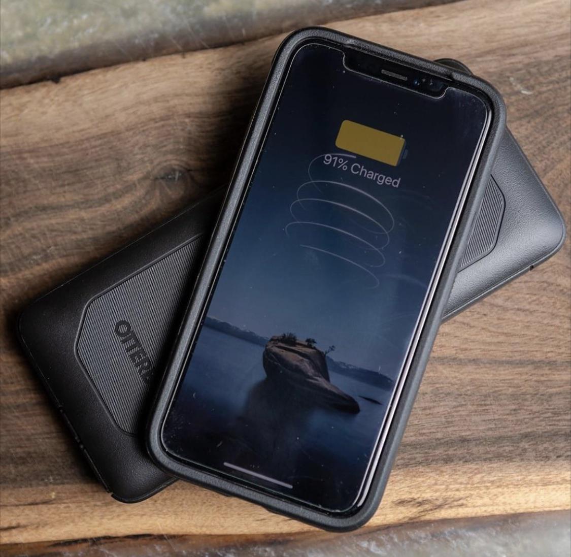 Otterbox Facebook ad, anyone know where to find this one? | Scrolller