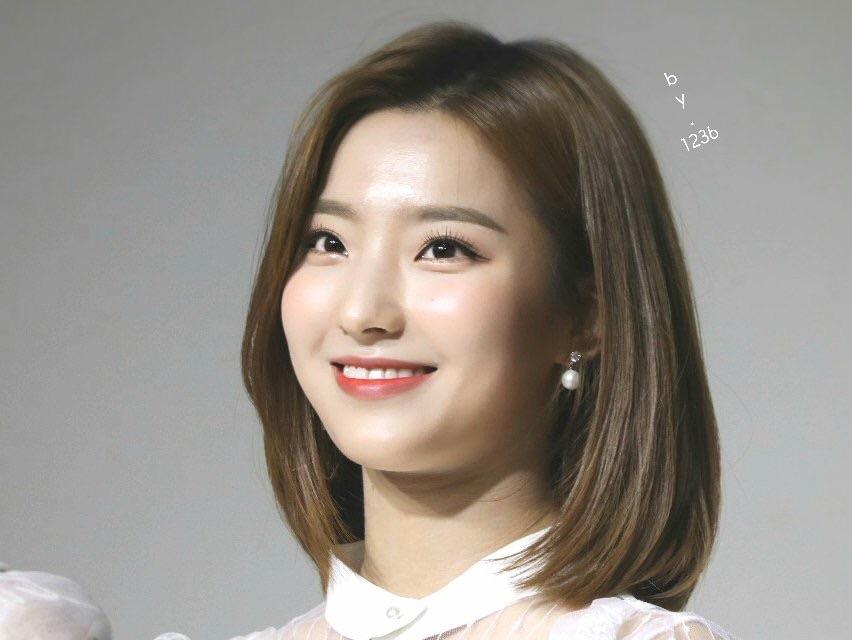 Our beautiful captain | Scrolller