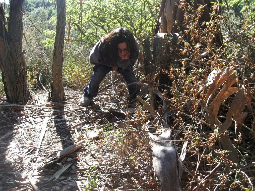 outdoor girl pee's | Scrolller