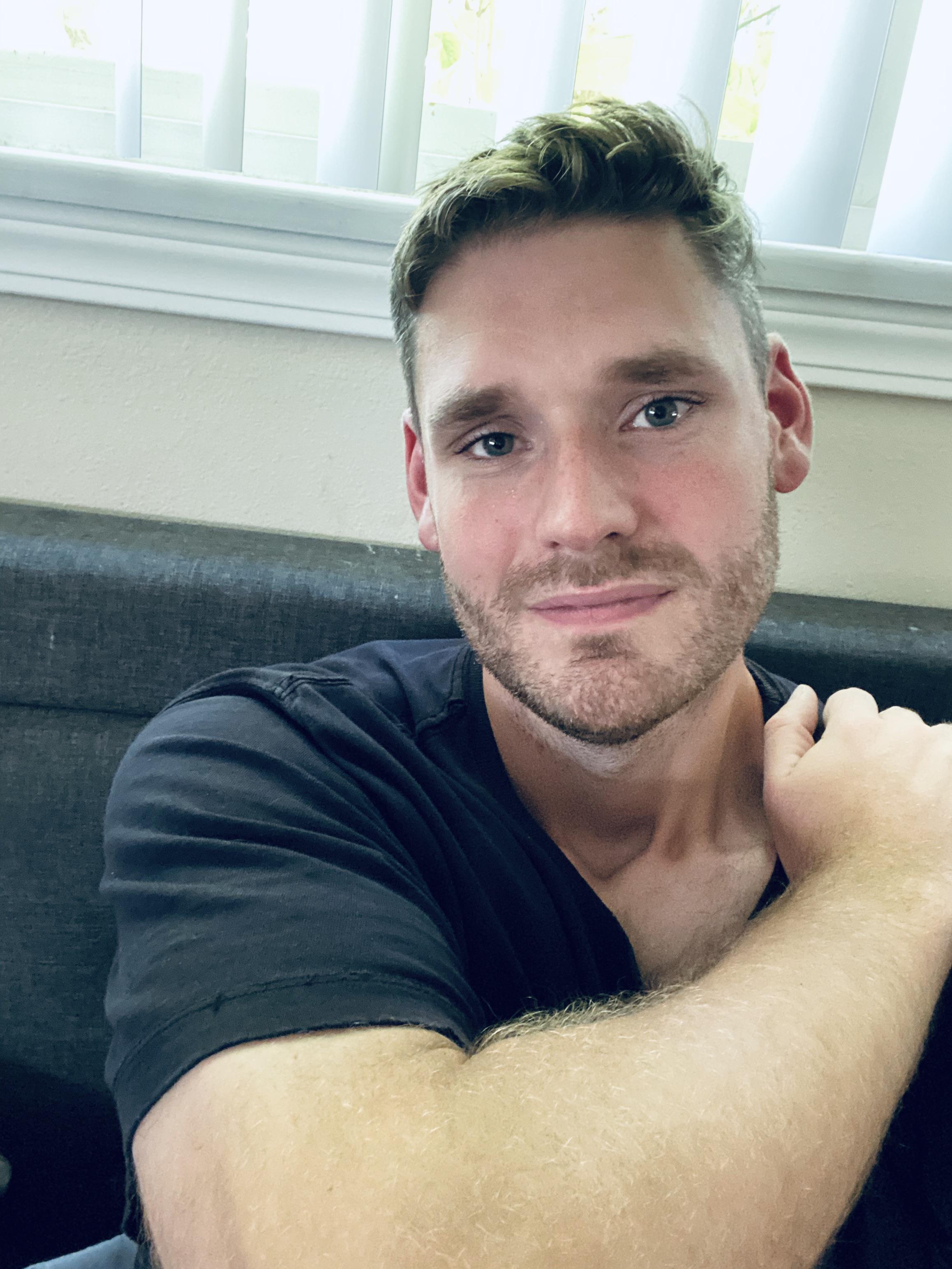 [M30] Happy weekend you bunch of good looking people! 😊 | Scrolller