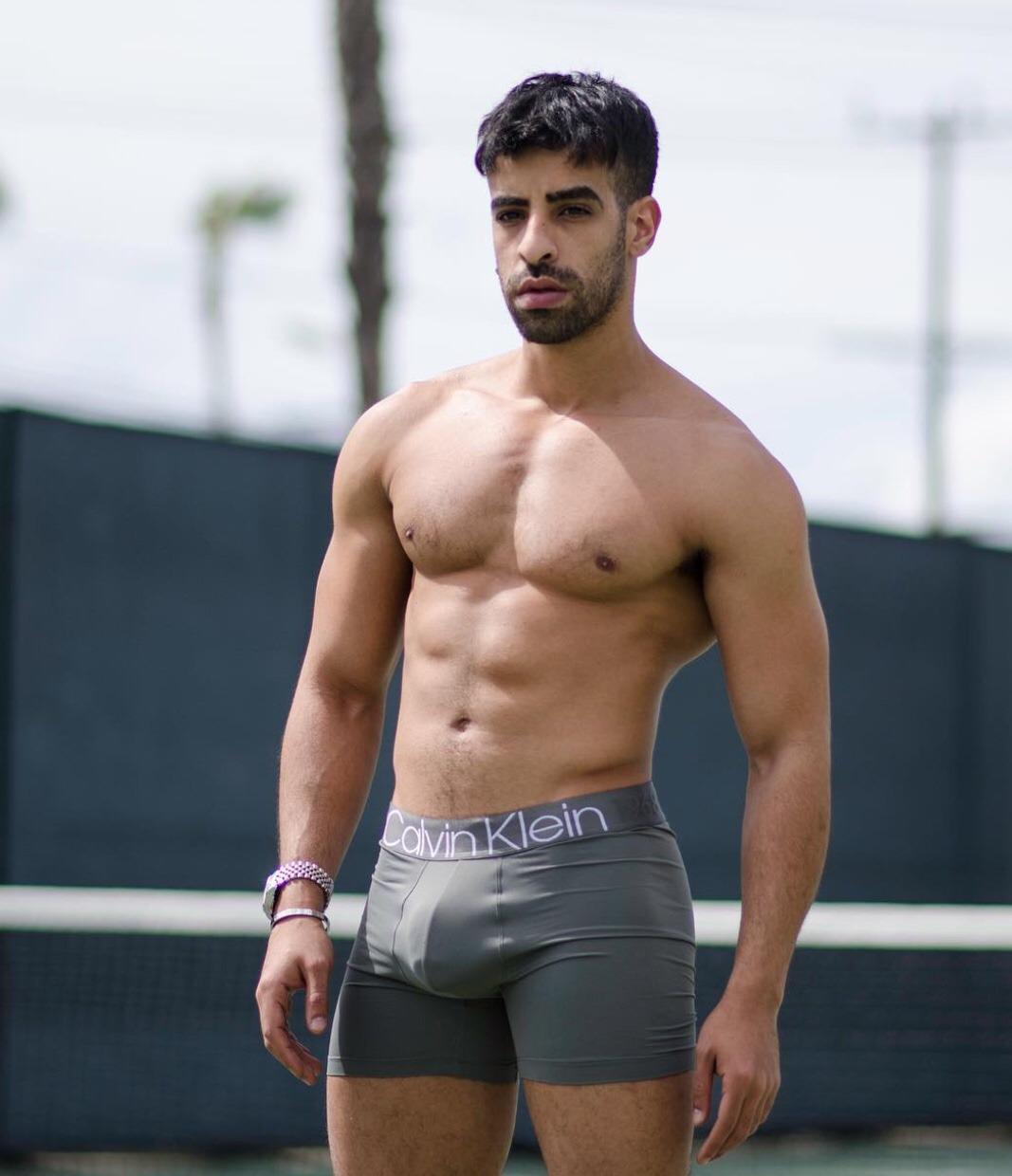 Packed Calvin's | Scrolller