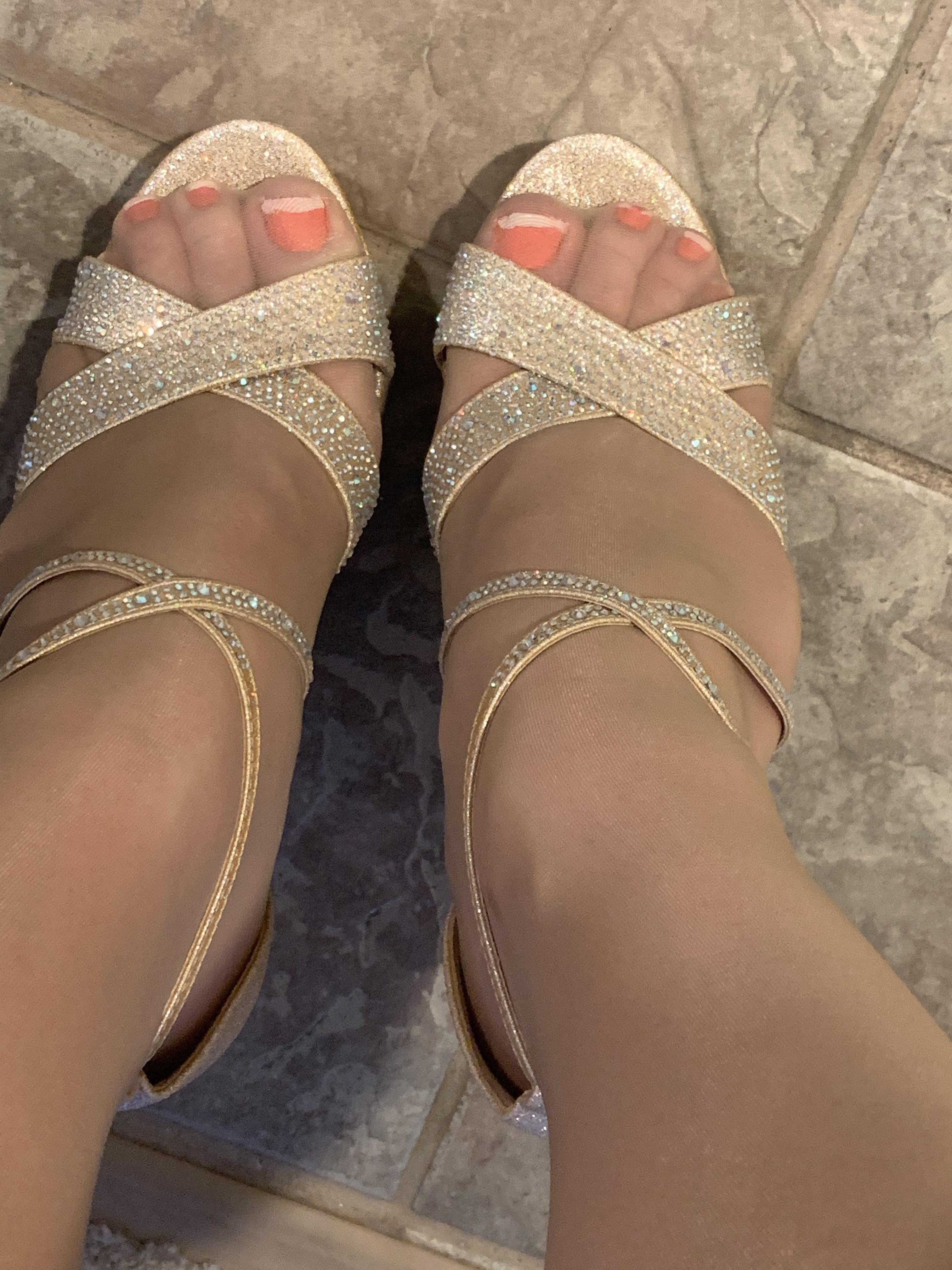 Painted Nails, Peep Toes, and Pantyhose.... I am in heaven | Scrolller