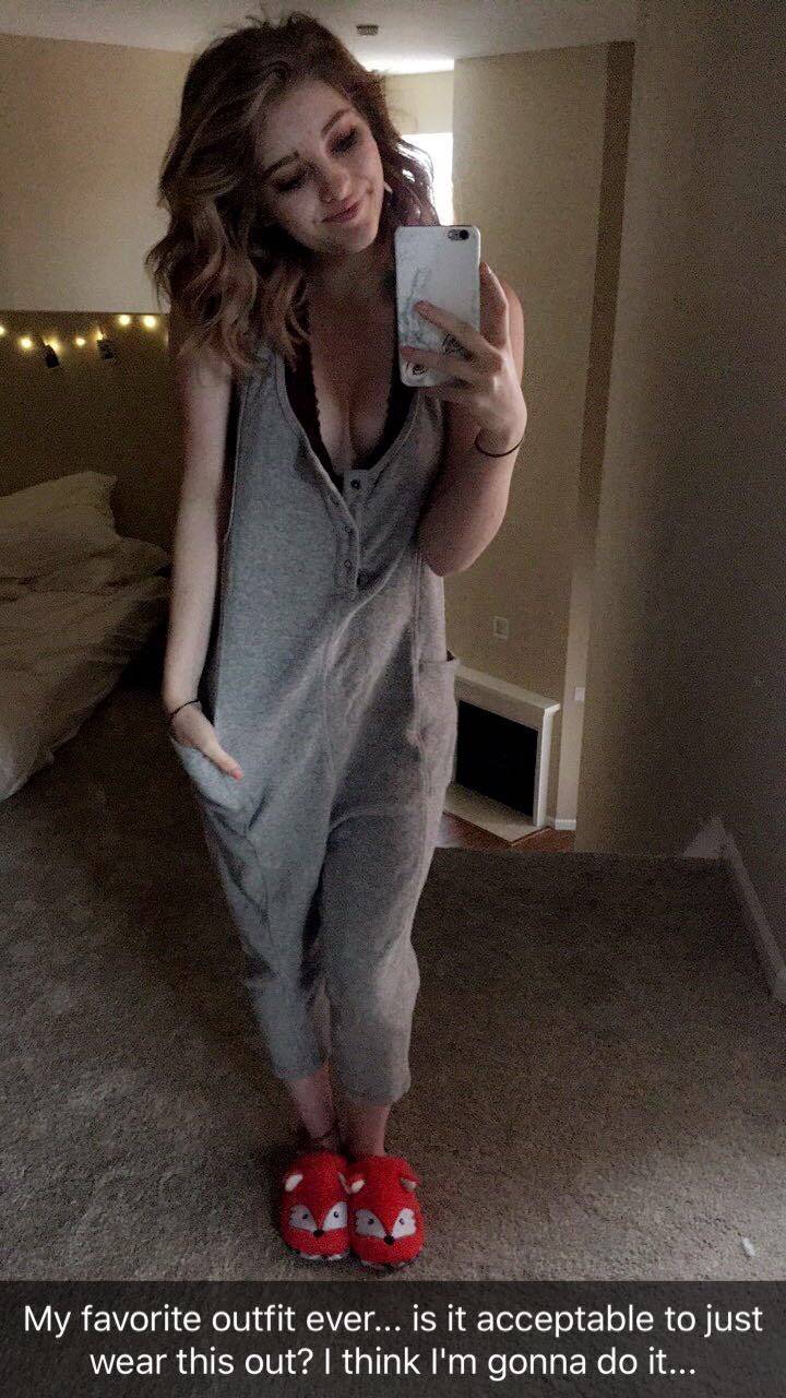 Pajama + Cleavage = Perfection 😂 | Scrolller
