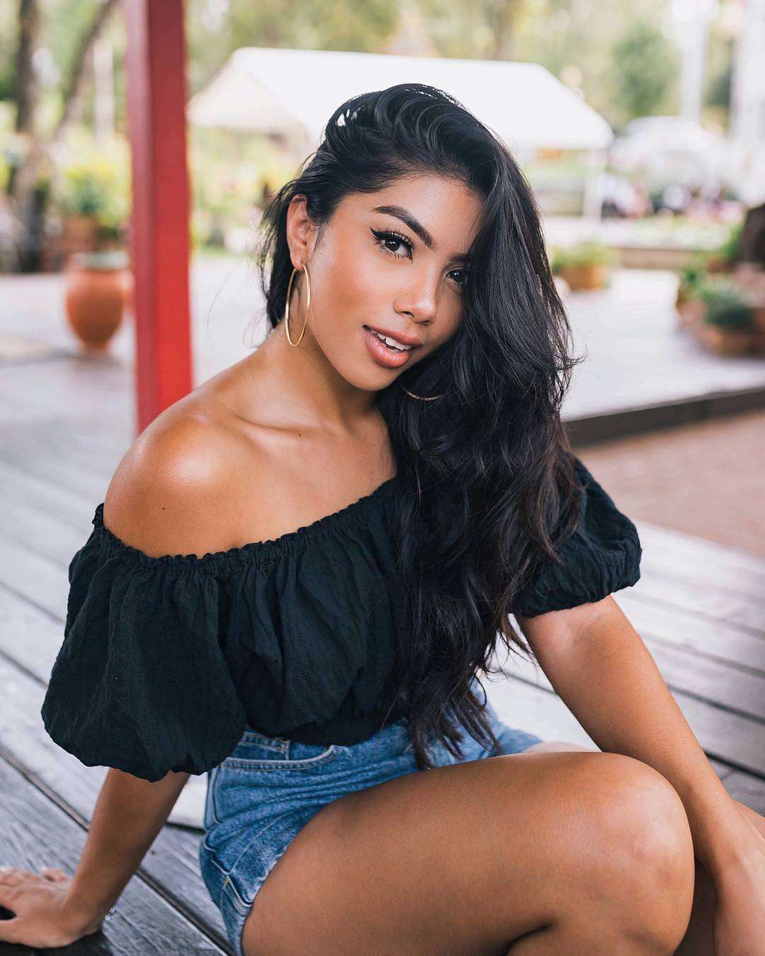 Pakistani Filipina Scrolller 8927