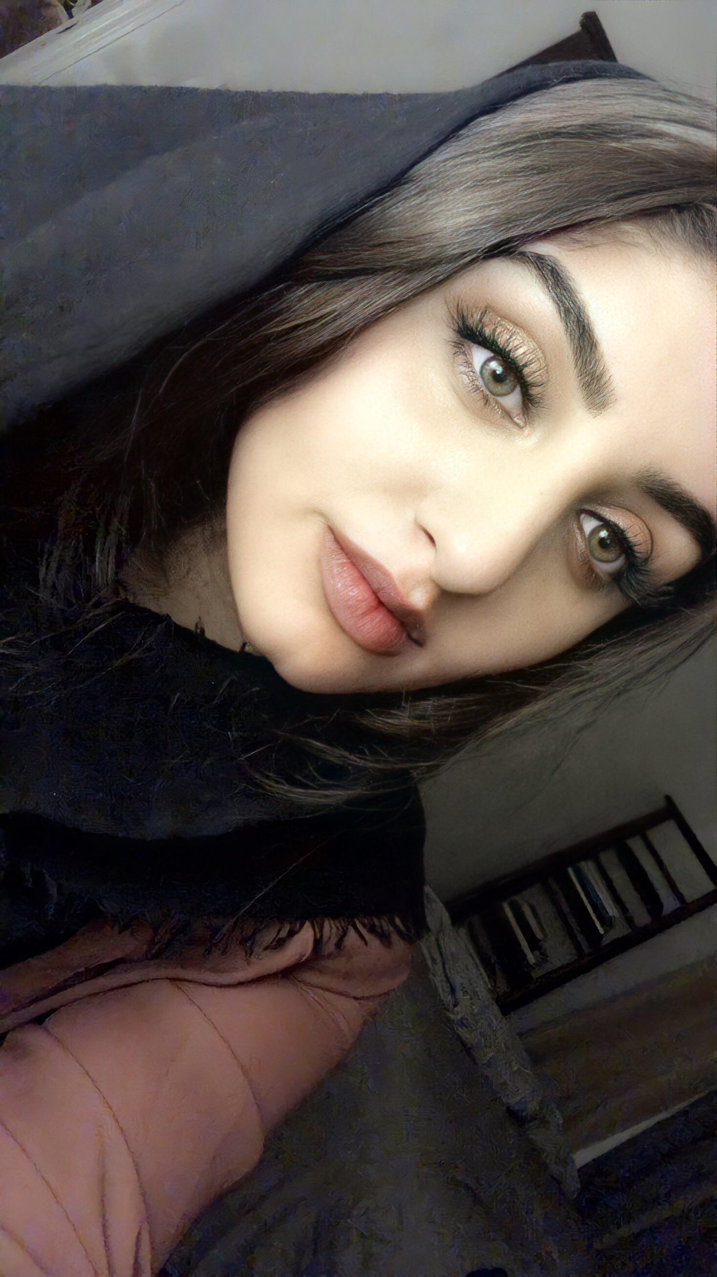 Pakistani Gorgeous eyes 😍💋 | Scrolller