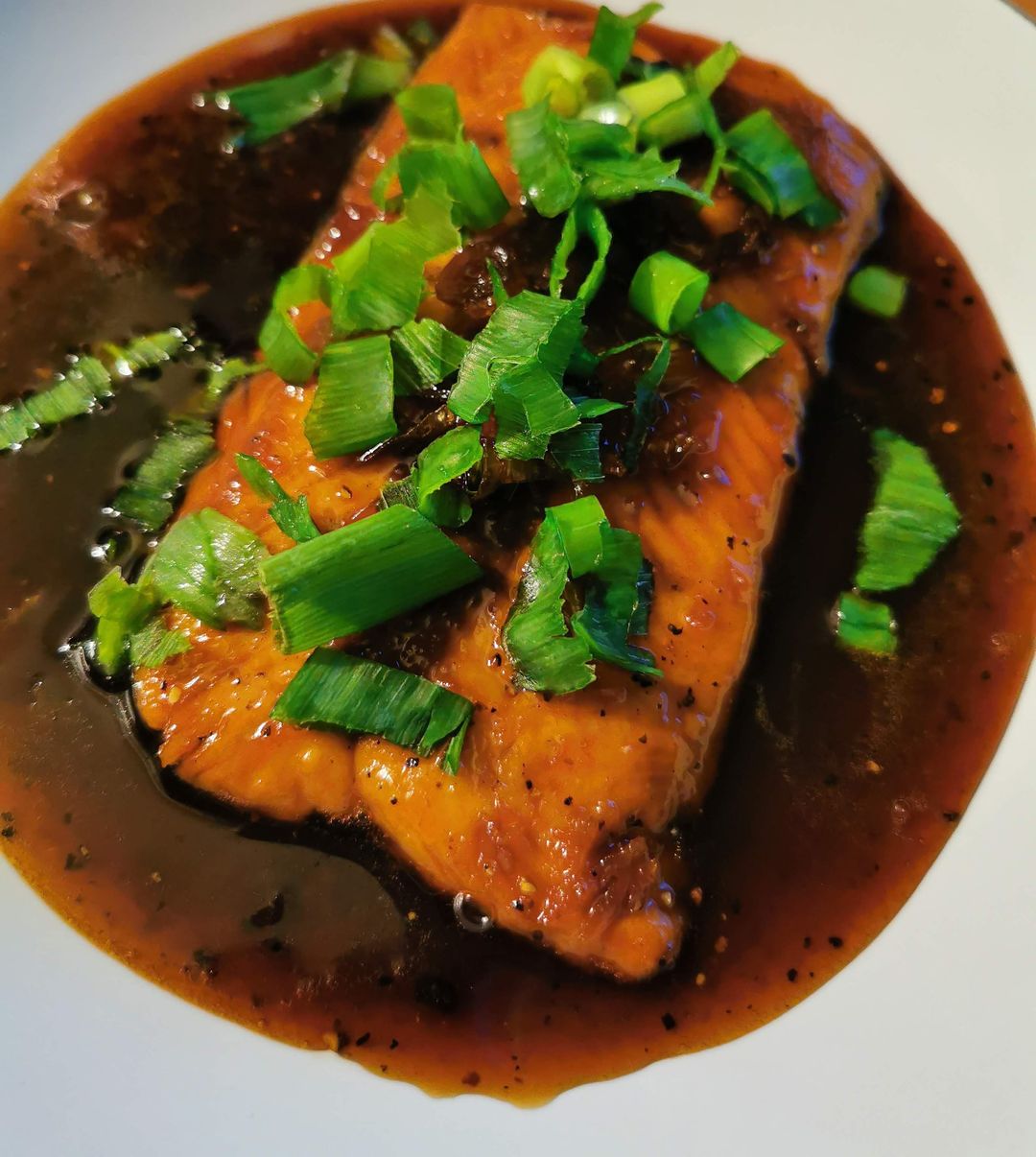 Pan Seared Glazed Salmon with Honey and Soy | Scrolller