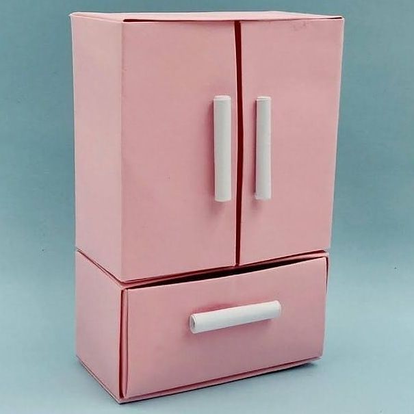 Paper closet | Scrolller