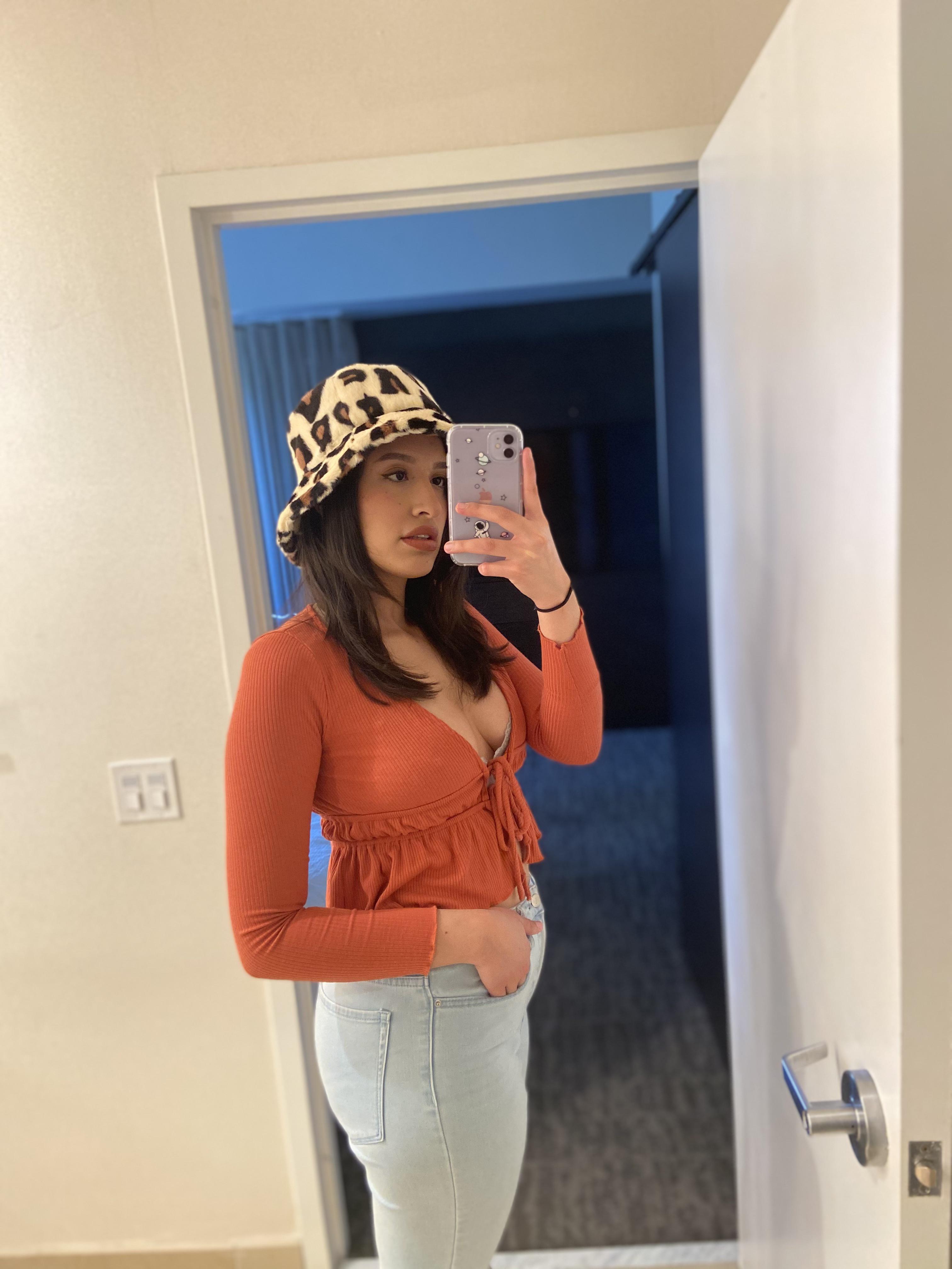 Partial body exposure | Scrolller