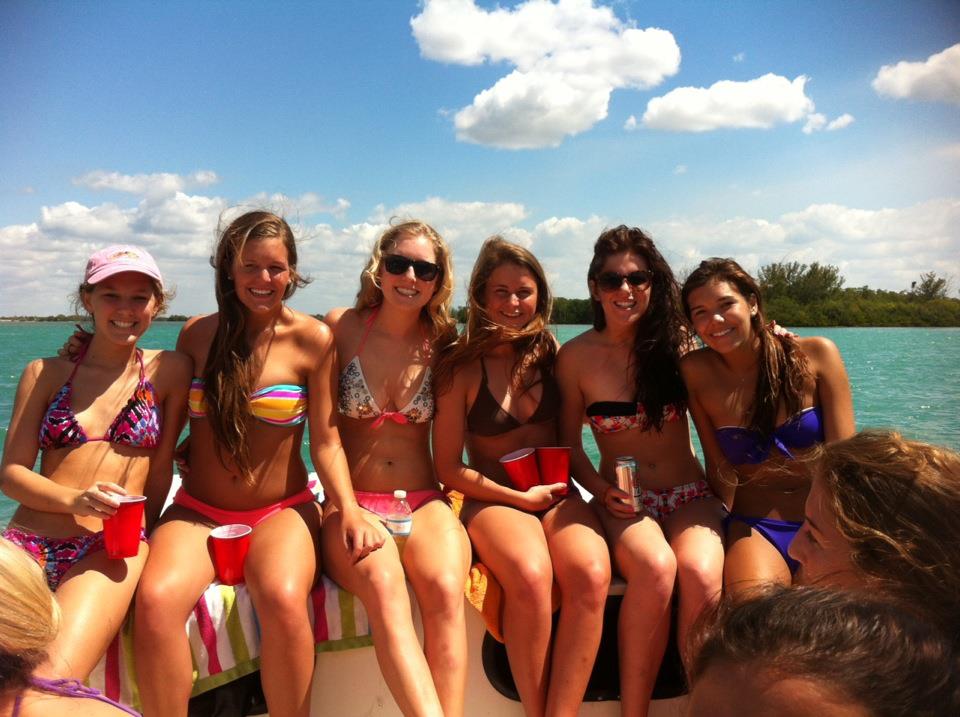 Party boat | Scrolller