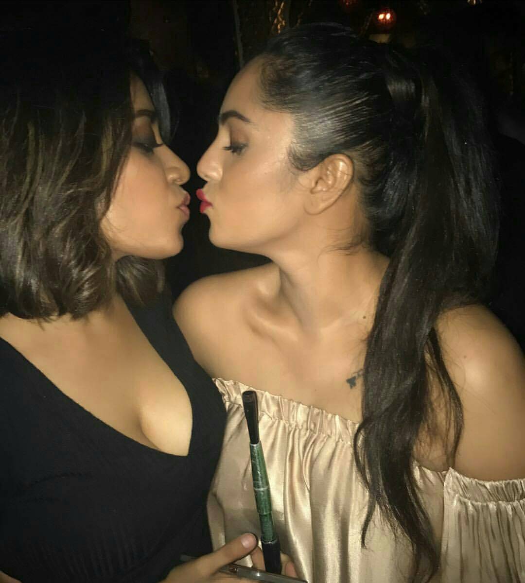 Party girls teasing | Scrolller