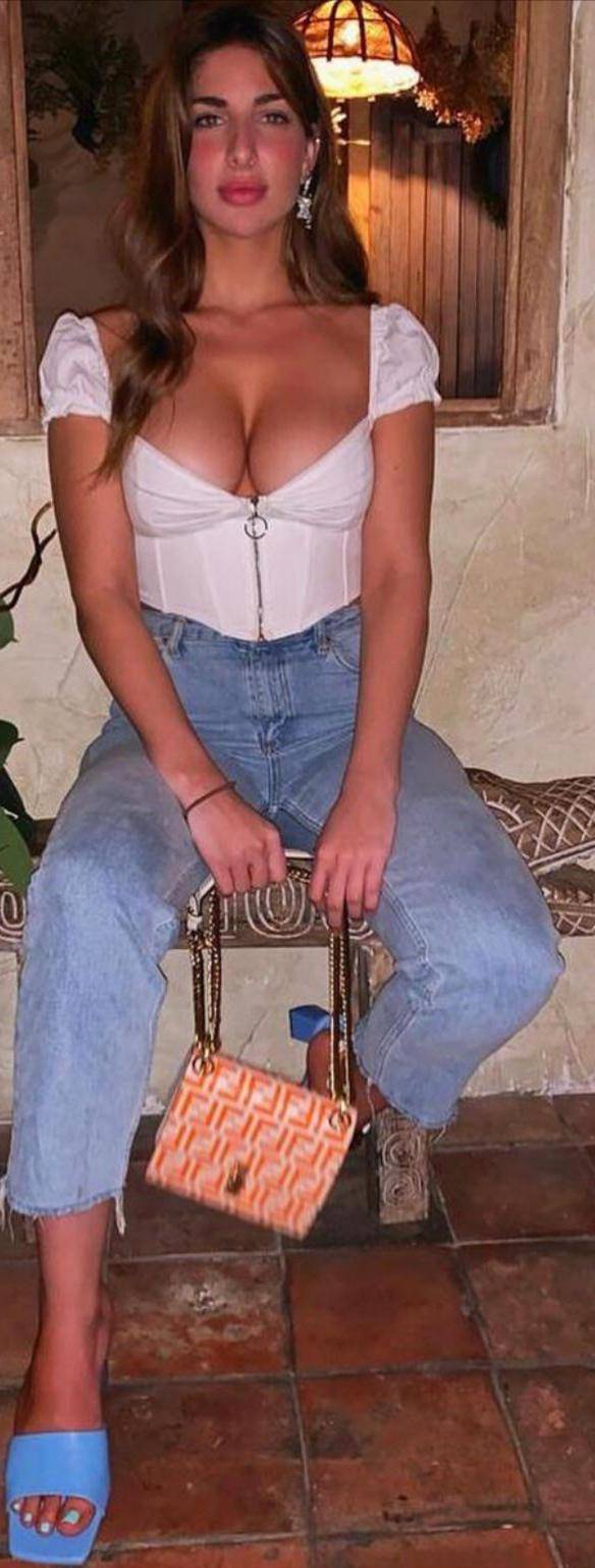 Pati das Titten Monster! 😍 (Schwester von Shirin David) | Scrolller