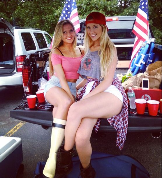 Tailgate Blondes [2] | Scrolller