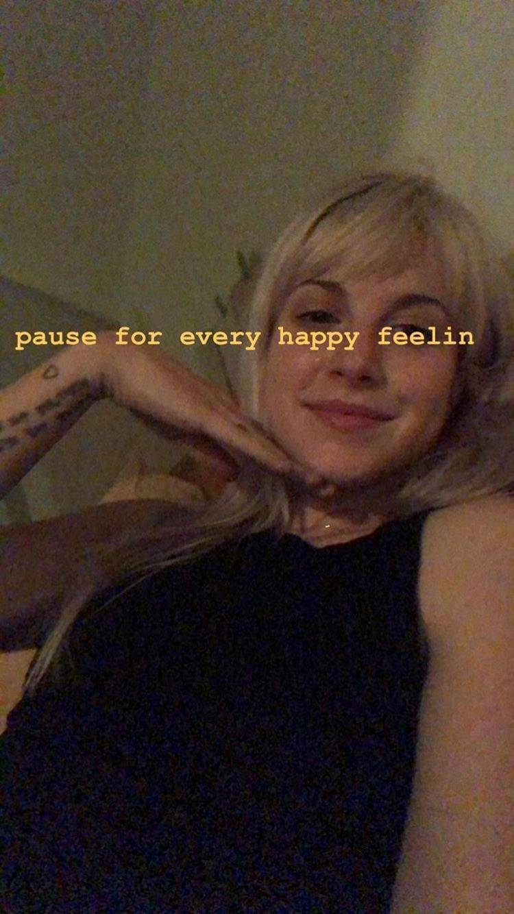 Pause... | Scrolller