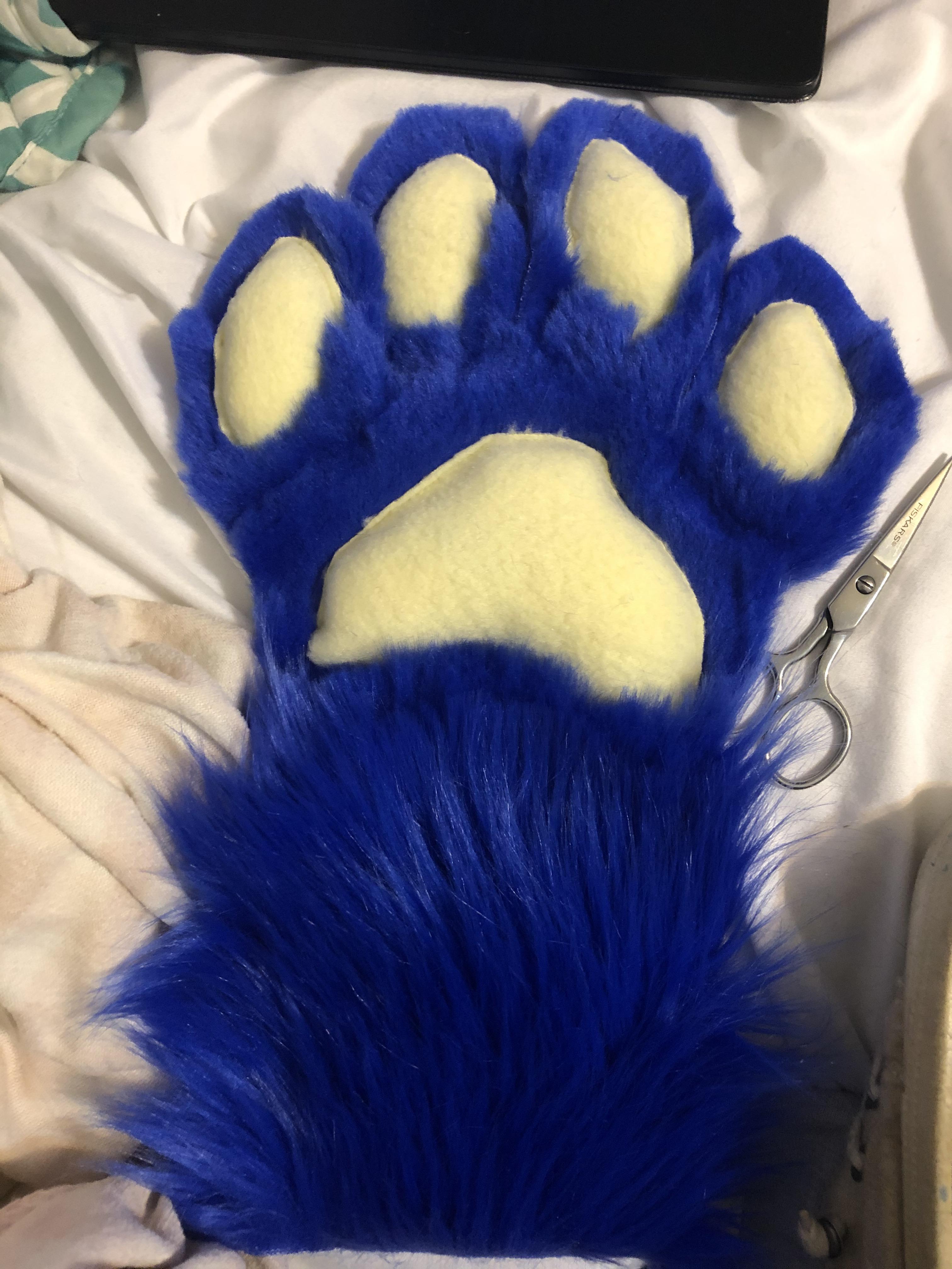 paw wip!!! | Scrolller