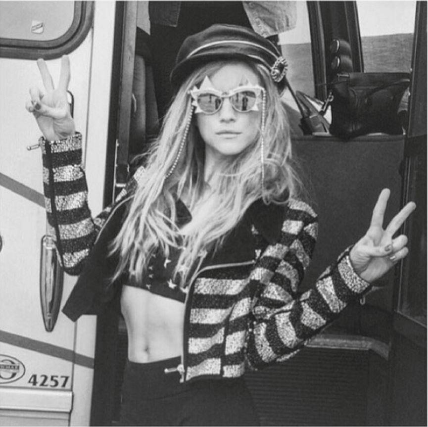 Peace Out | Scrolller