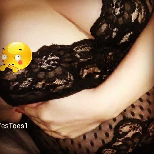 Peek-a-boo!! | Scrolller