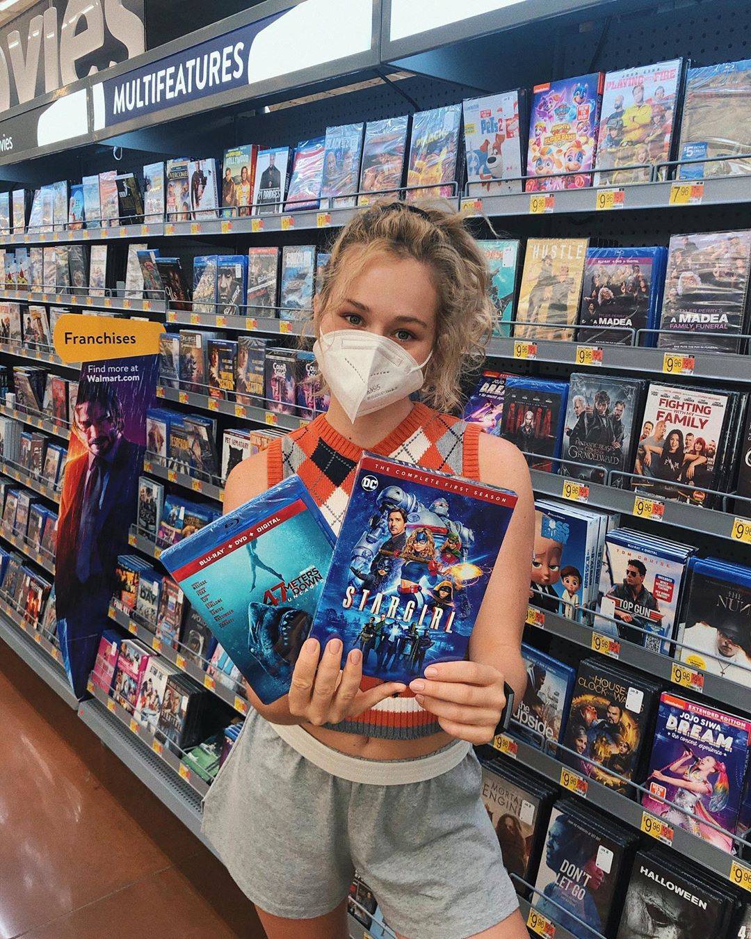 perfect belly button | Scrolller