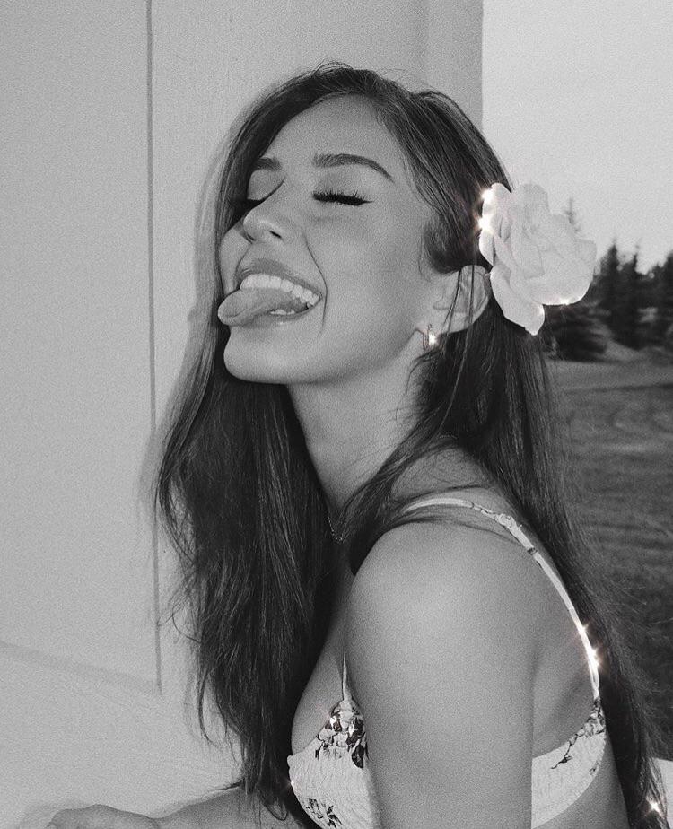 Perfect tongue | Scrolller