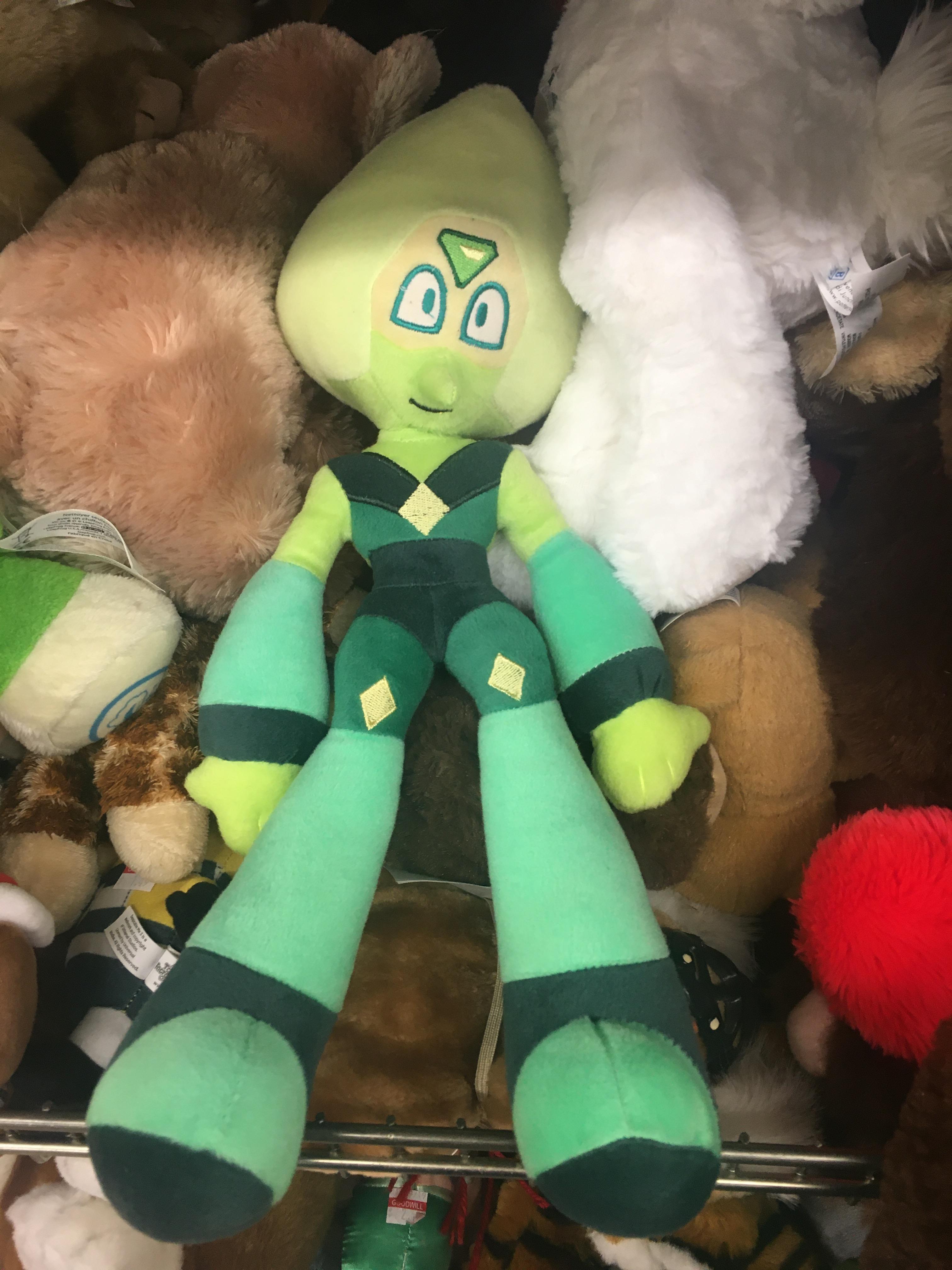 Peridot plush | Scrolller
